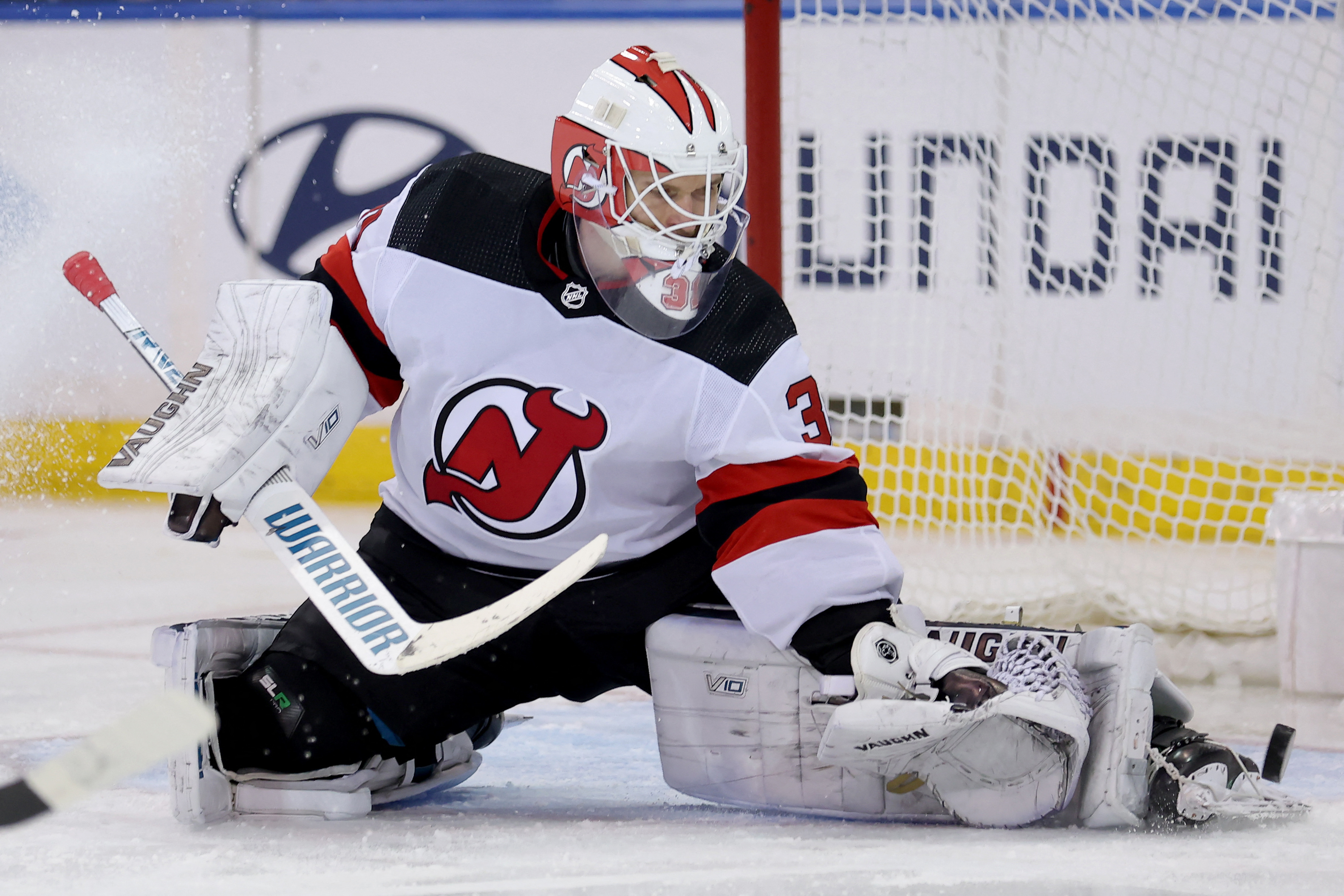 Jonathan Quick, Rangers shut down Devils | Reuters