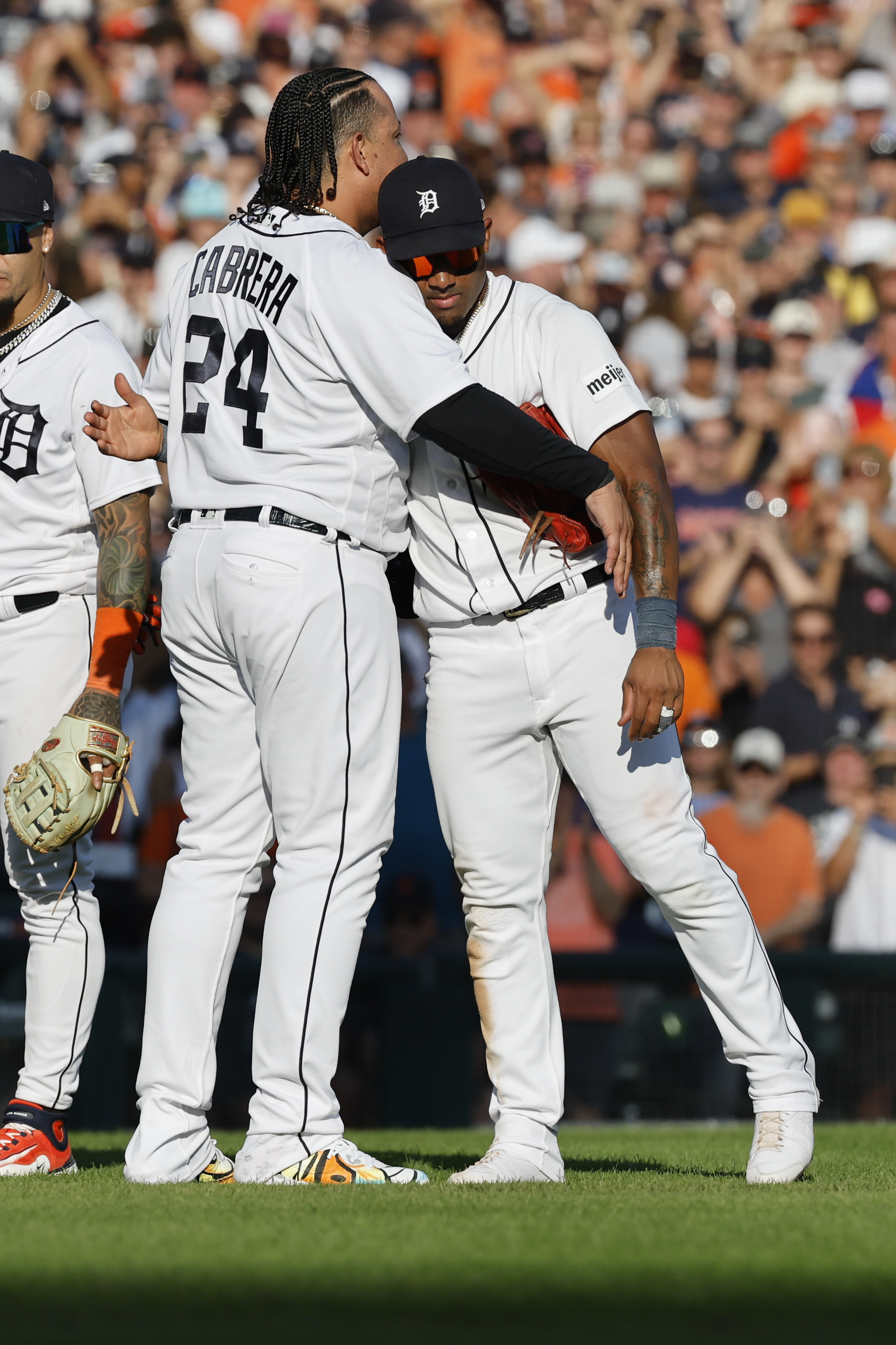 Tigers top Guardians in Miguel Cabrera's final game | Reuters