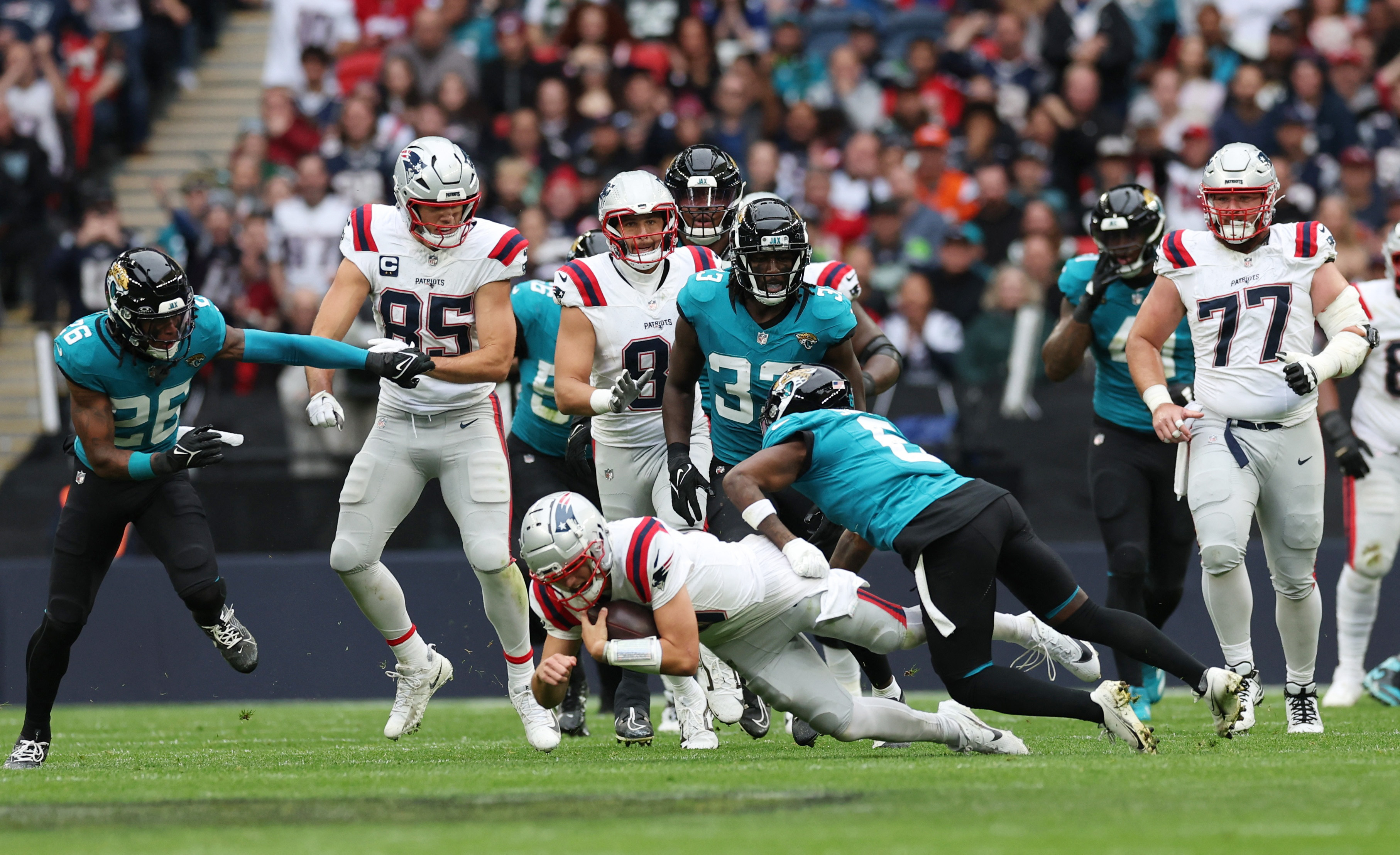 Football-NFL-Maye shows promise but soft Patriots lose again | Reuters