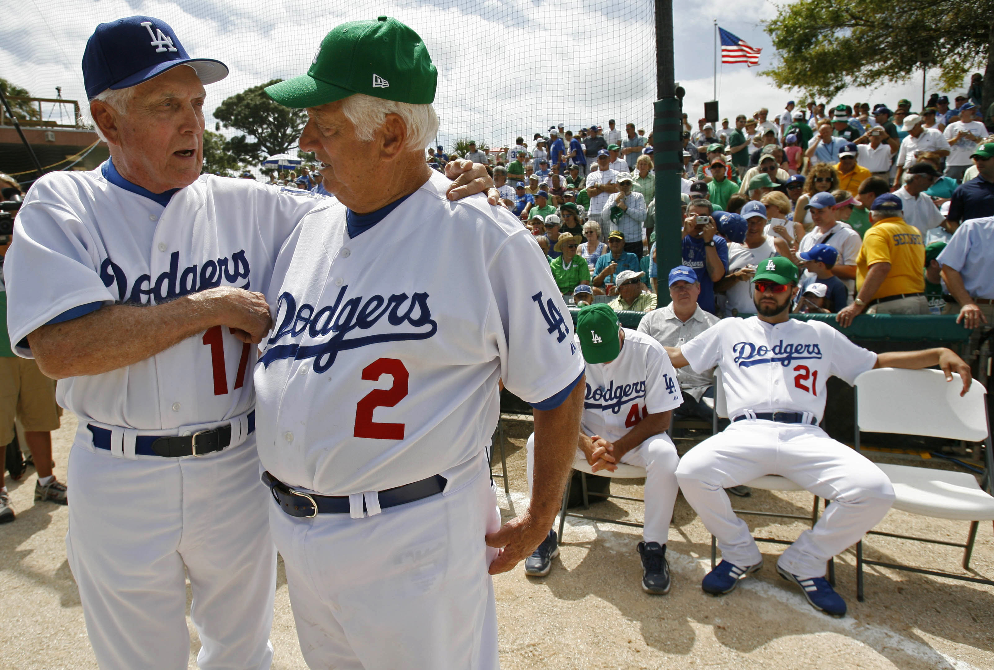 Dodgers great Carl Erskine dies at 97 | Reuters