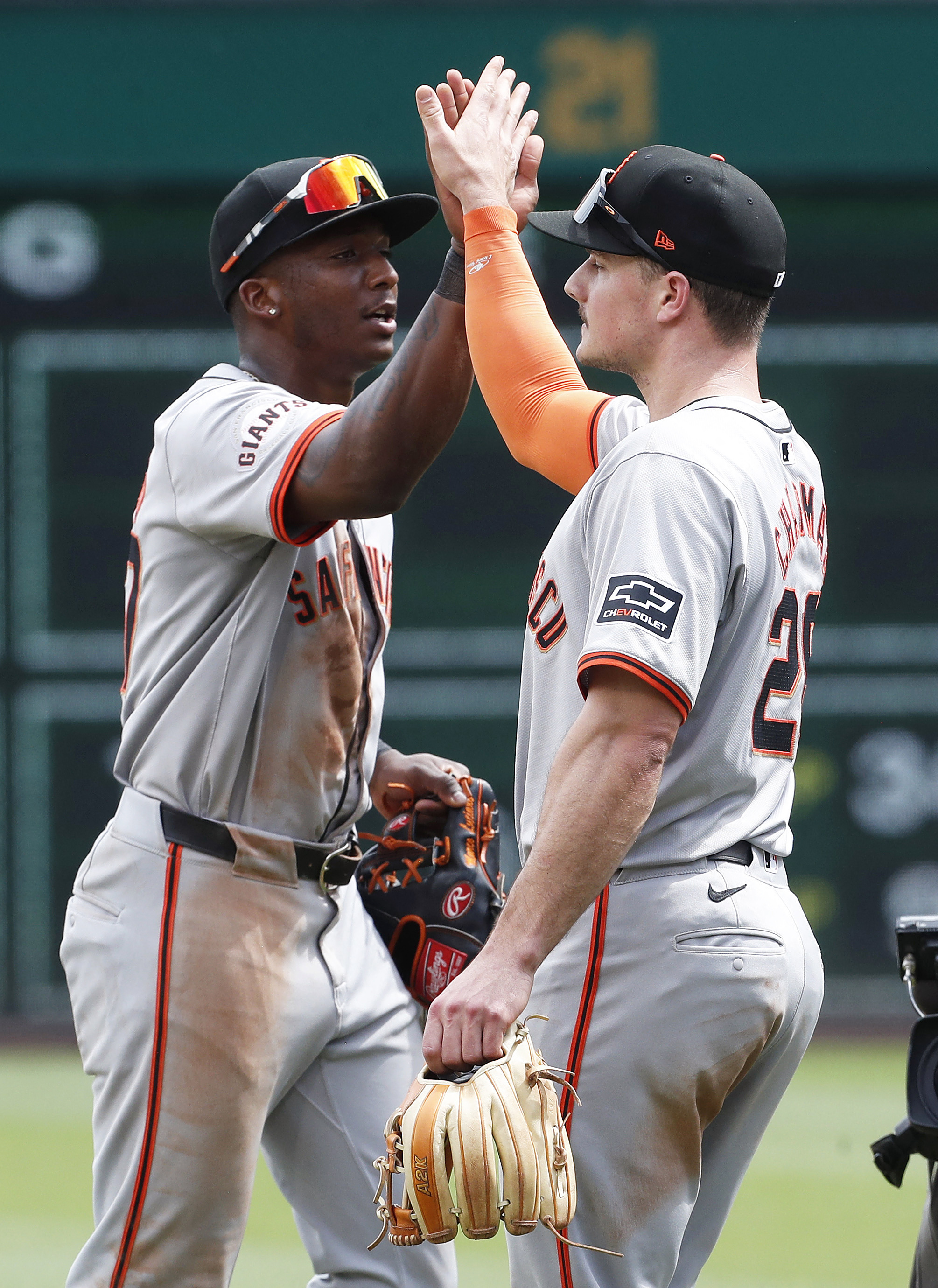 Brett Wisely caps comeback as Giants stun Pirates | Reuters