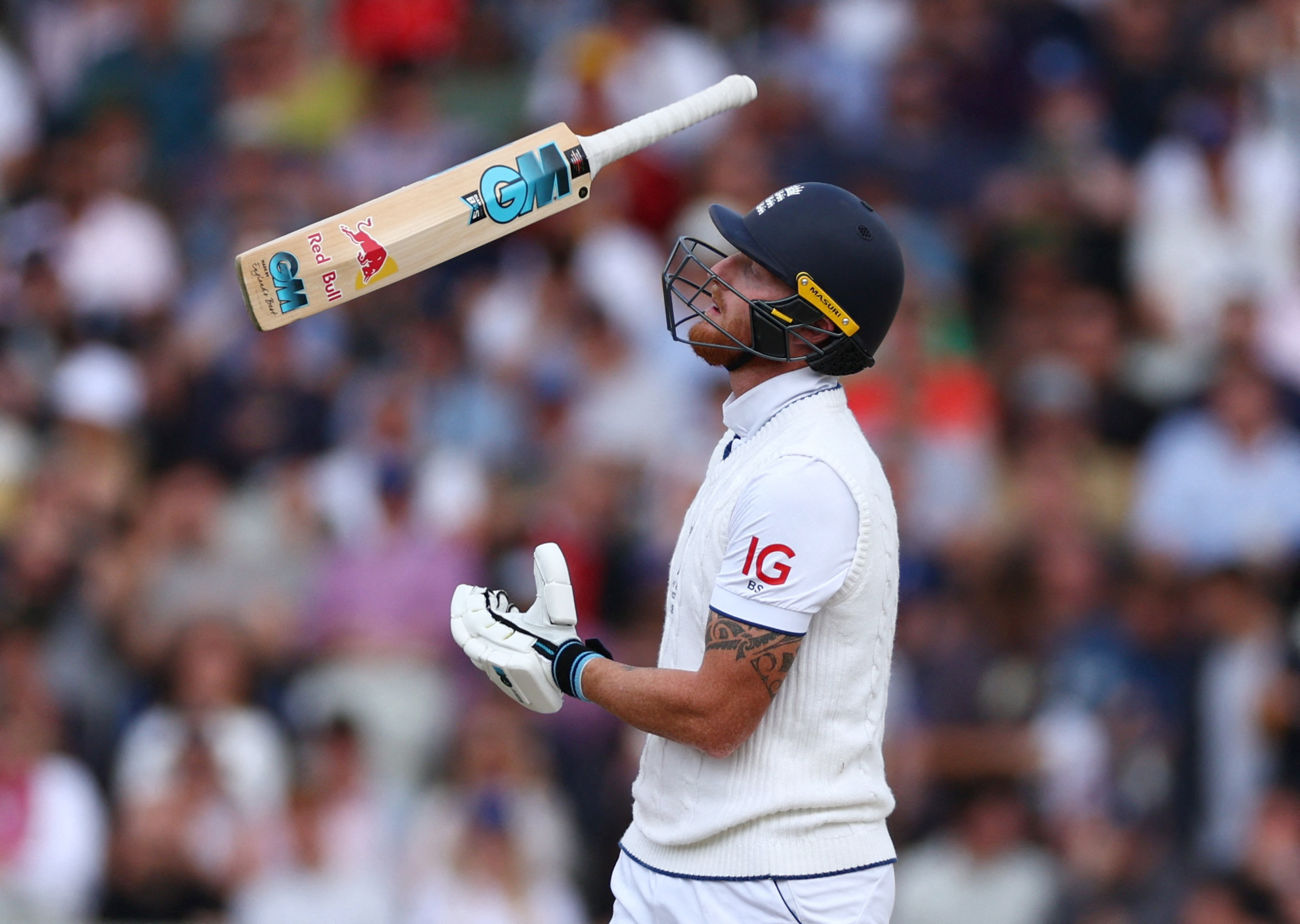 Big-hitting Bairstow gives England commanding Ashes test lead | Reuters