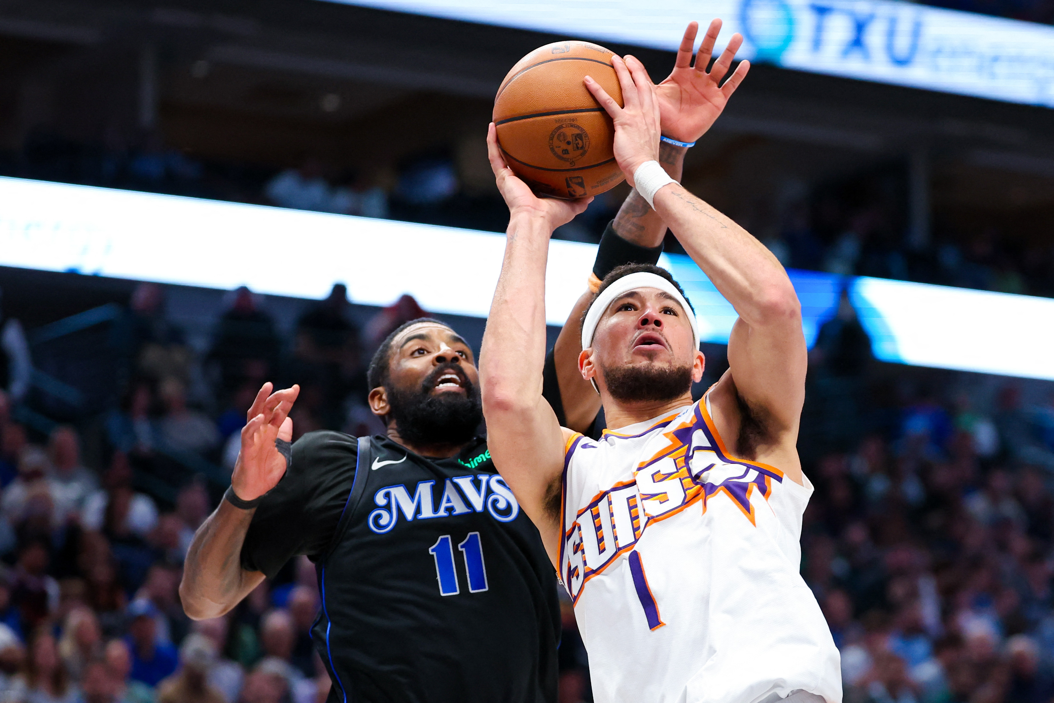 Luka Doncic scores 41 vs. Suns, Mavs win 7th straight | Reuters