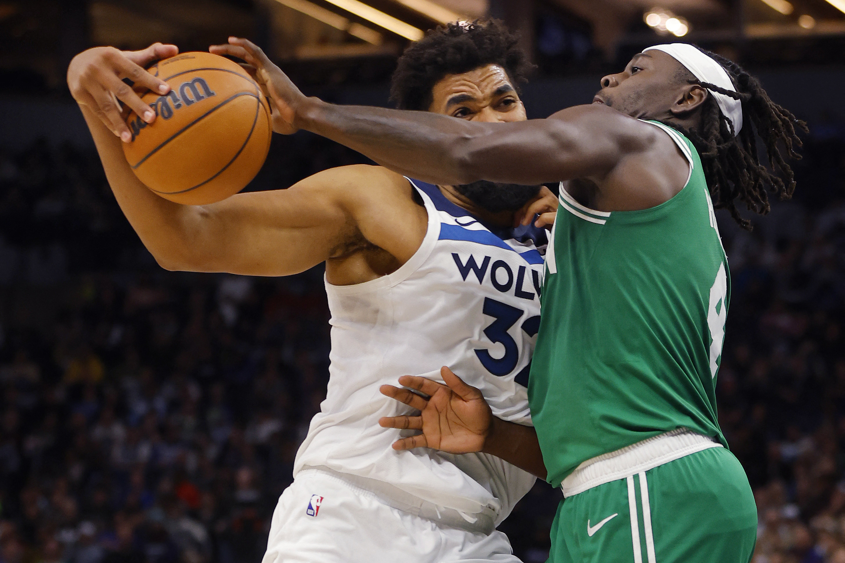 Anthony Edwards helps Wolves end Celtics' unbeaten start | Reuters