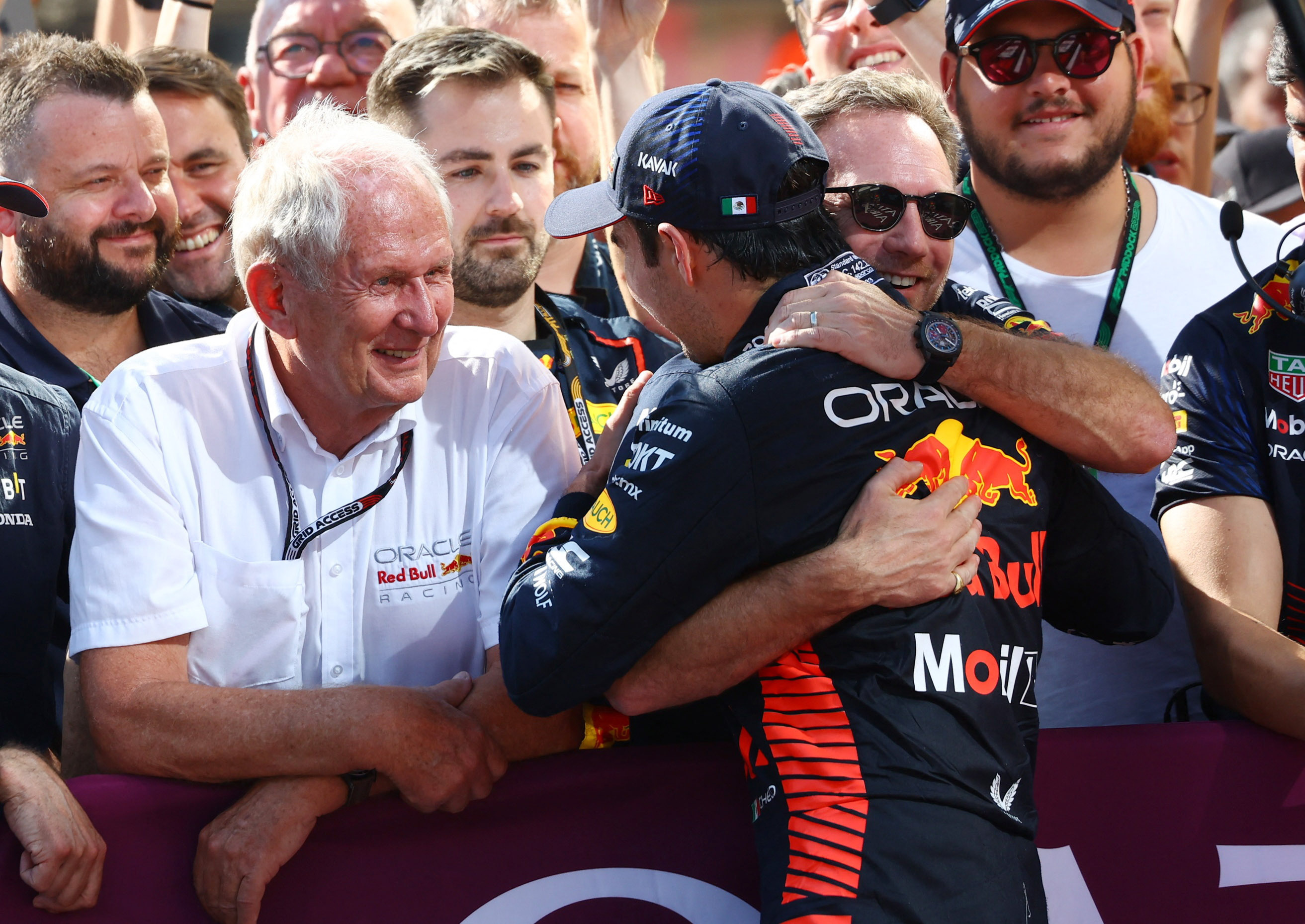 Horner hails Perez for 'don't write me off' drive | Reuters