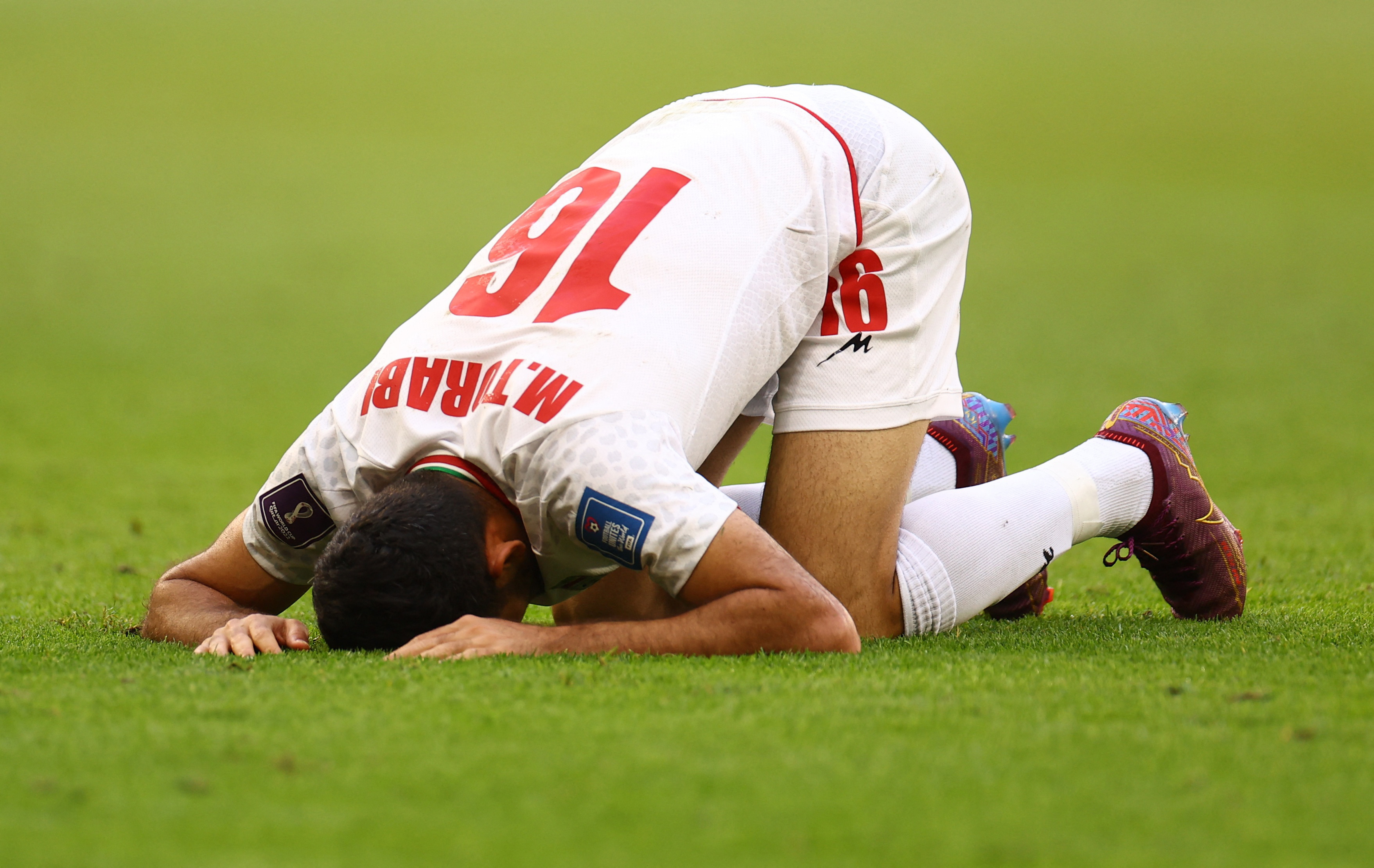 Last-gasp double keeps Iran in World Cup after Wales thriller | Reuters