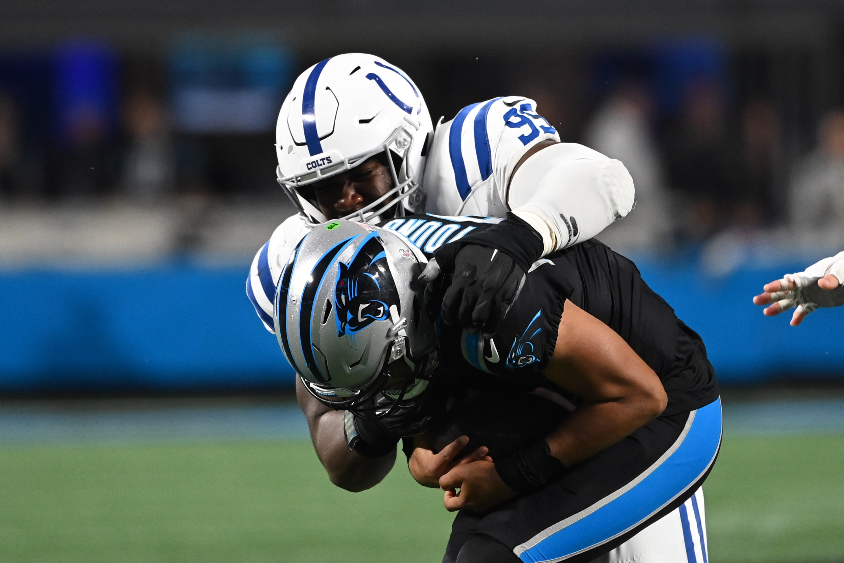 Bears ride defense to tight victory over Panthers | Reuters