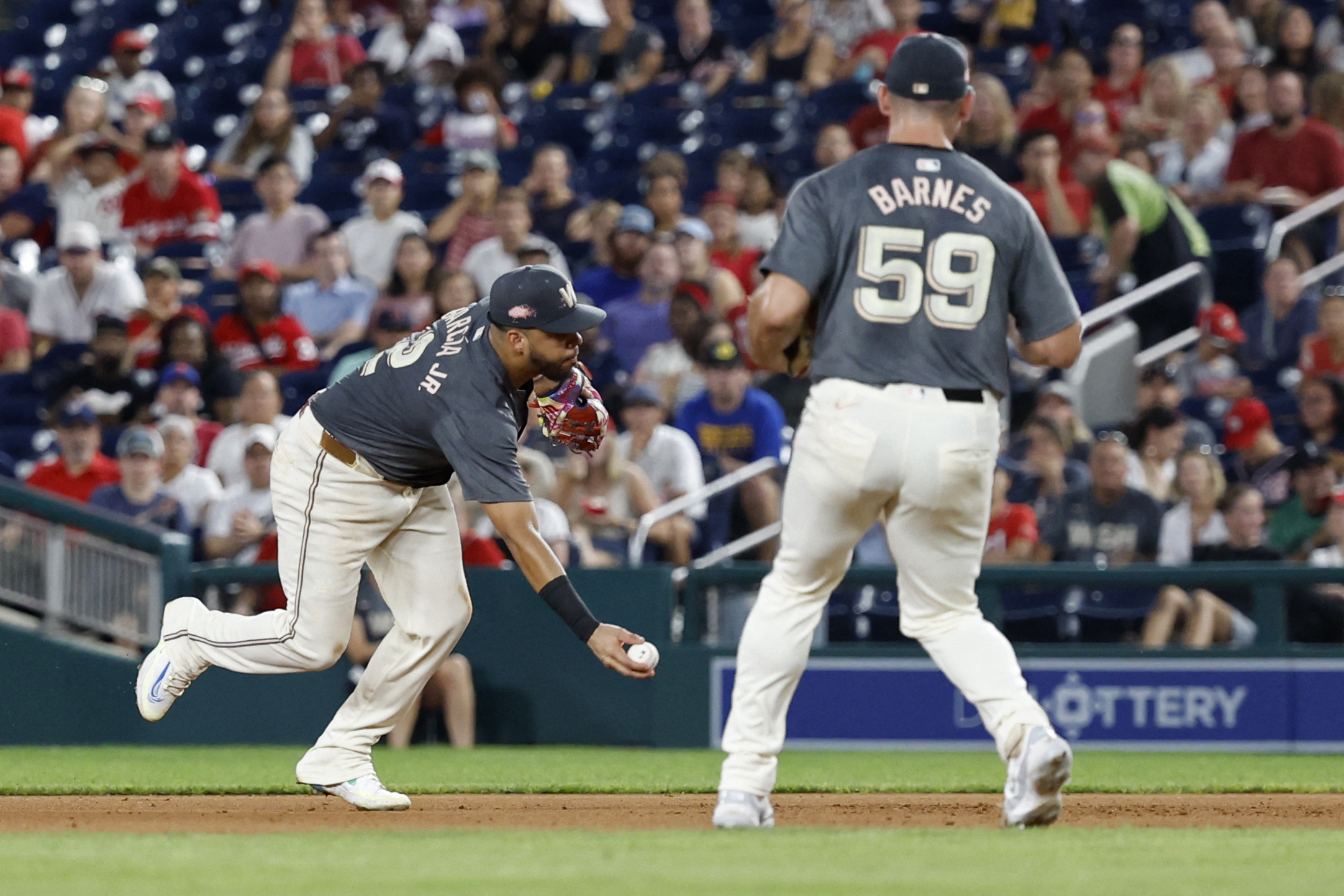 Nationals turn away Angels with walk-off win in 10th | Reuters
