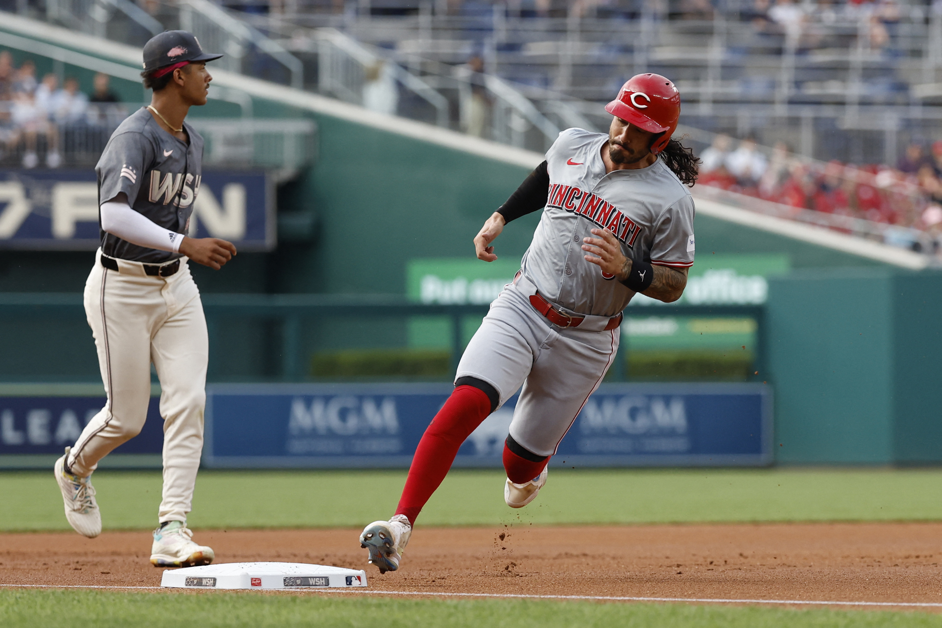 Nats stay hot with comeback win over Reds | Reuters