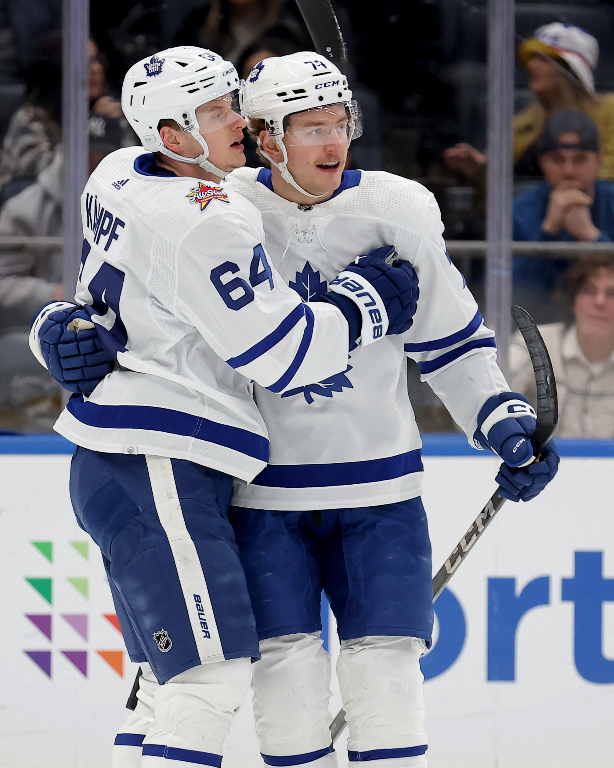 Islanders complete comeback, beat Leafs in OT | Reuters