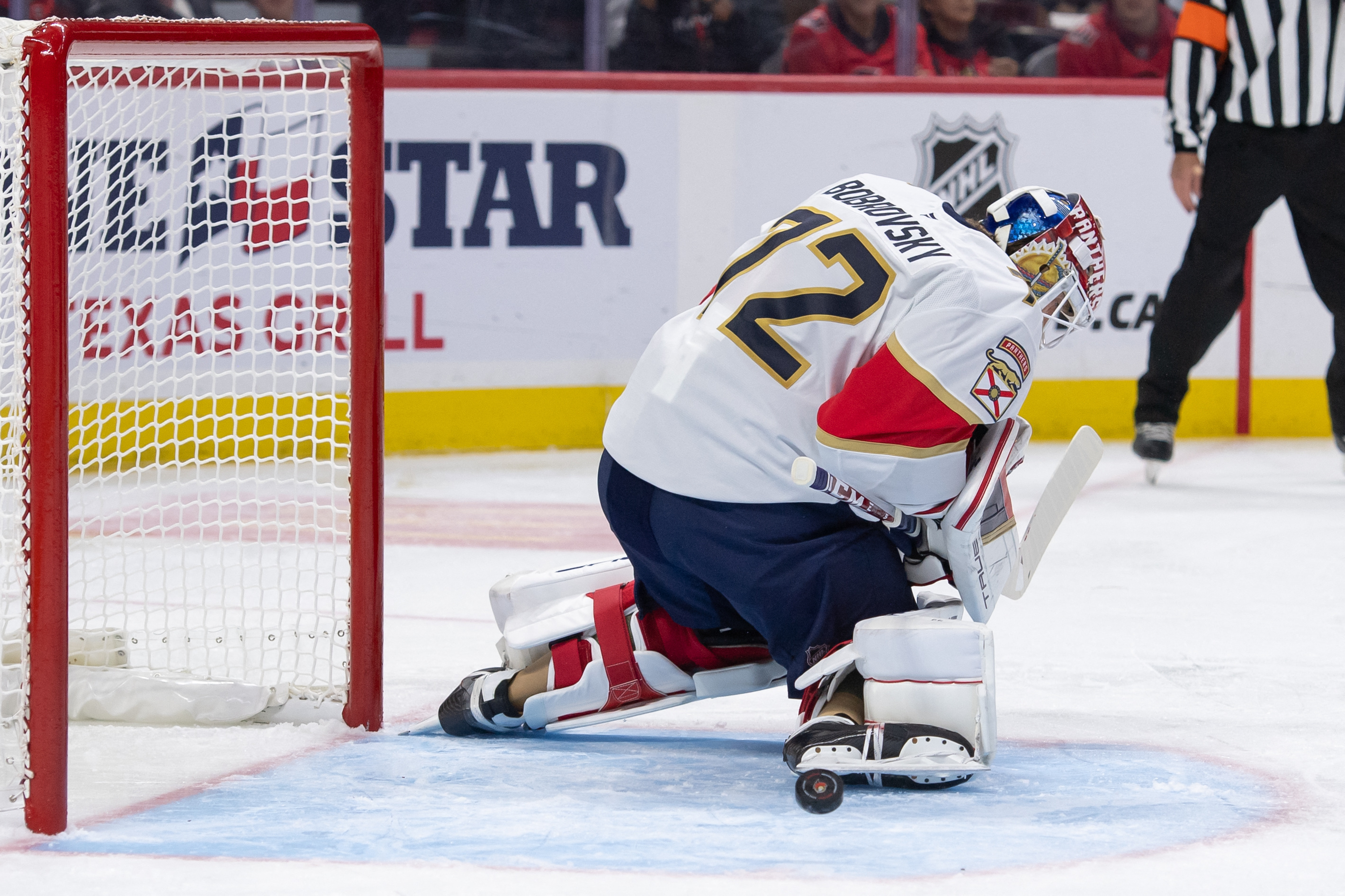 Linus Ullmark, Tim Stutzle lead Senators past Panthers | Reuters