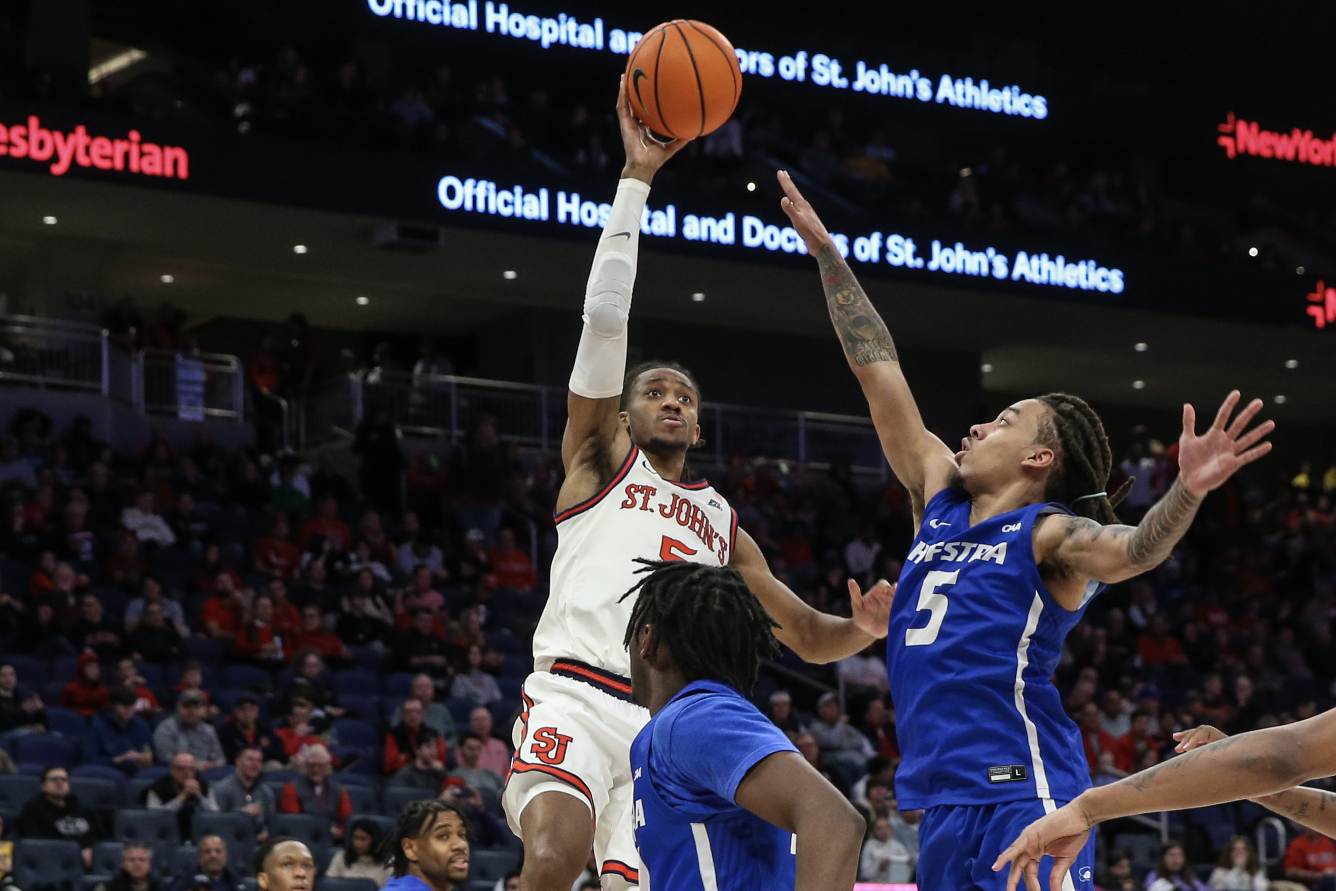 Daniss Jenkins helps St. John's hold off Hofstra down stretch | Reuters