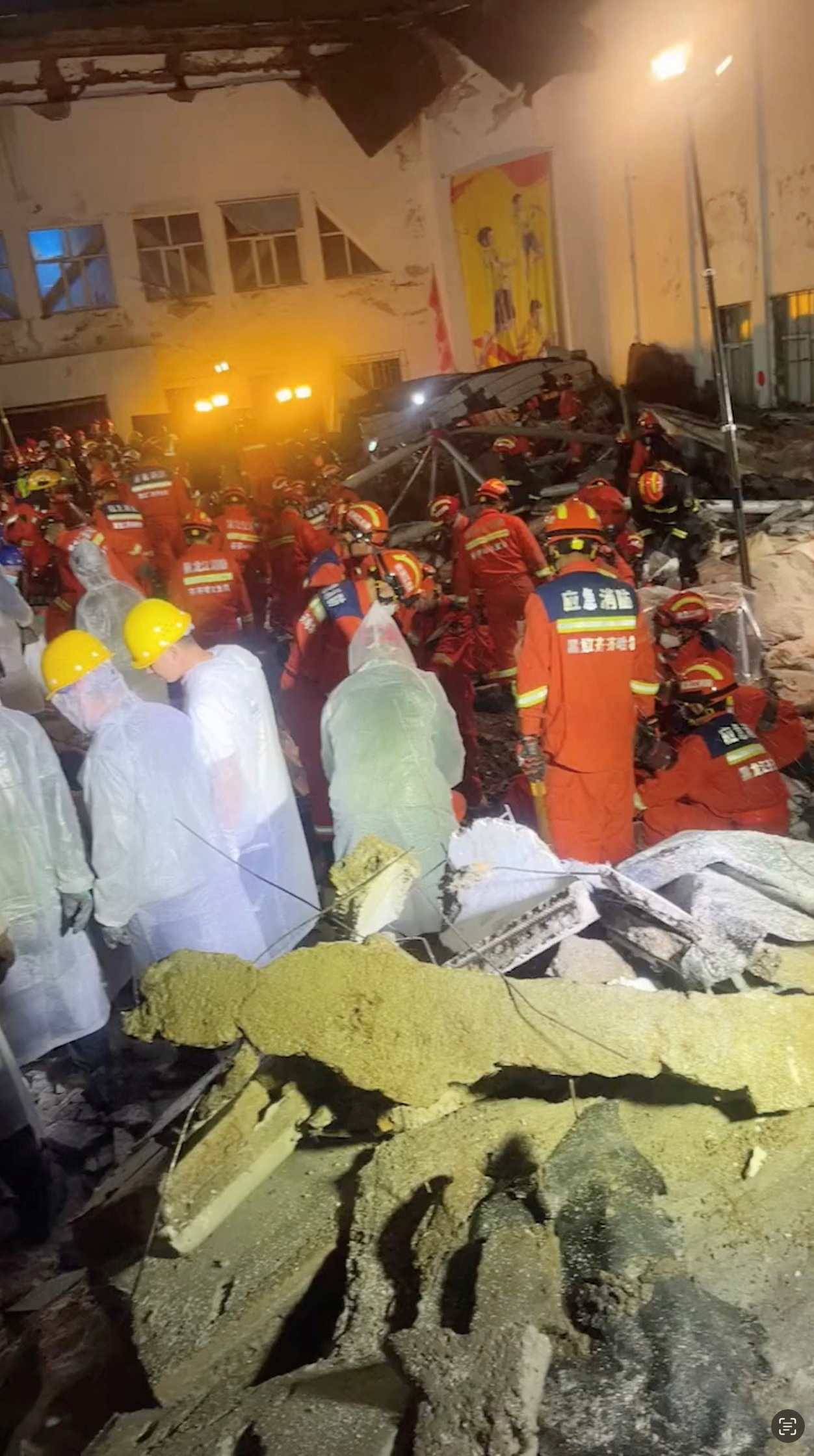China school gymnasium's roof collapses, killing 11 | Reuters