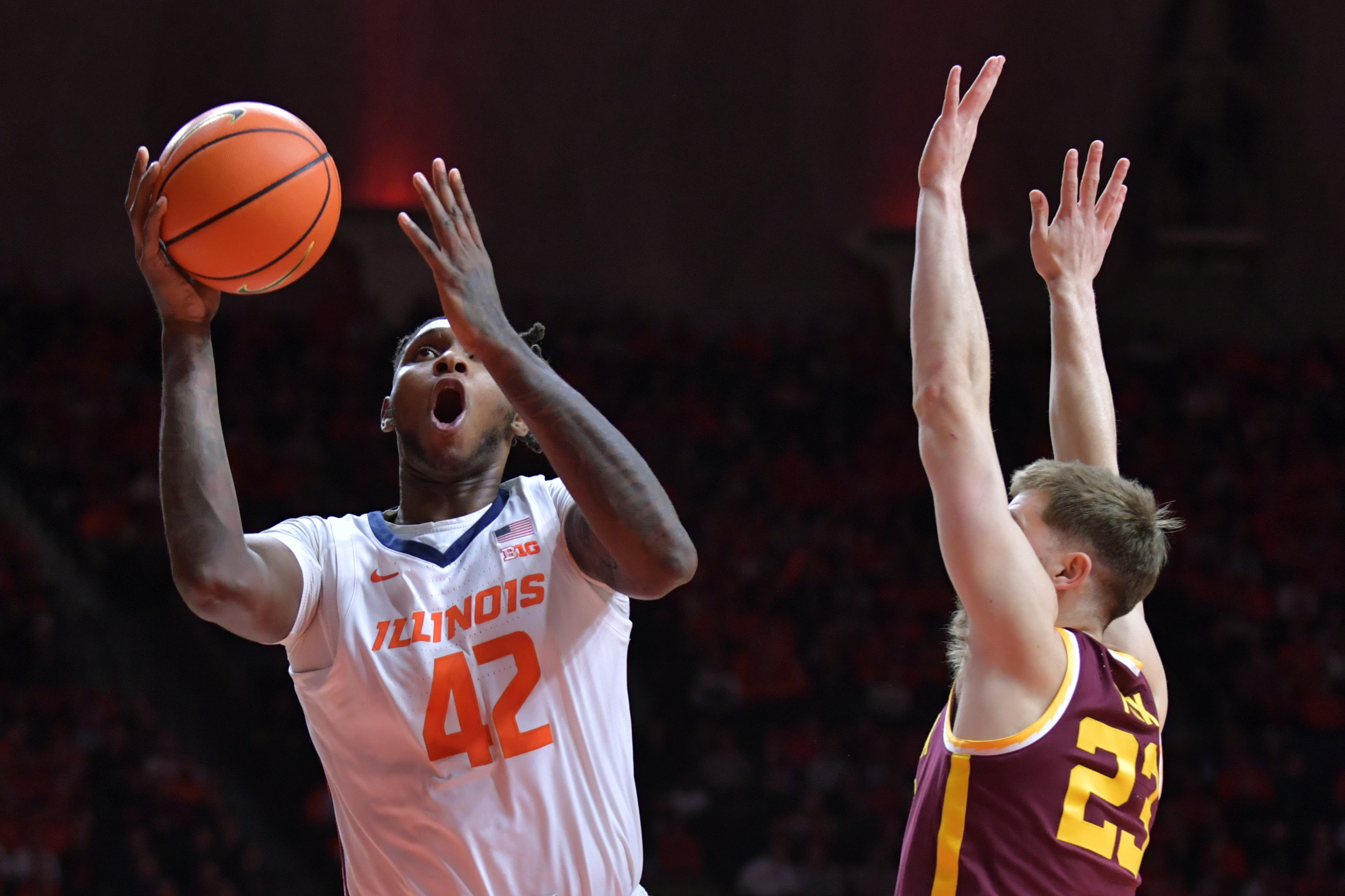 No. 13 Illinois outlasts Minnesota in back-and-forth clash | Reuters