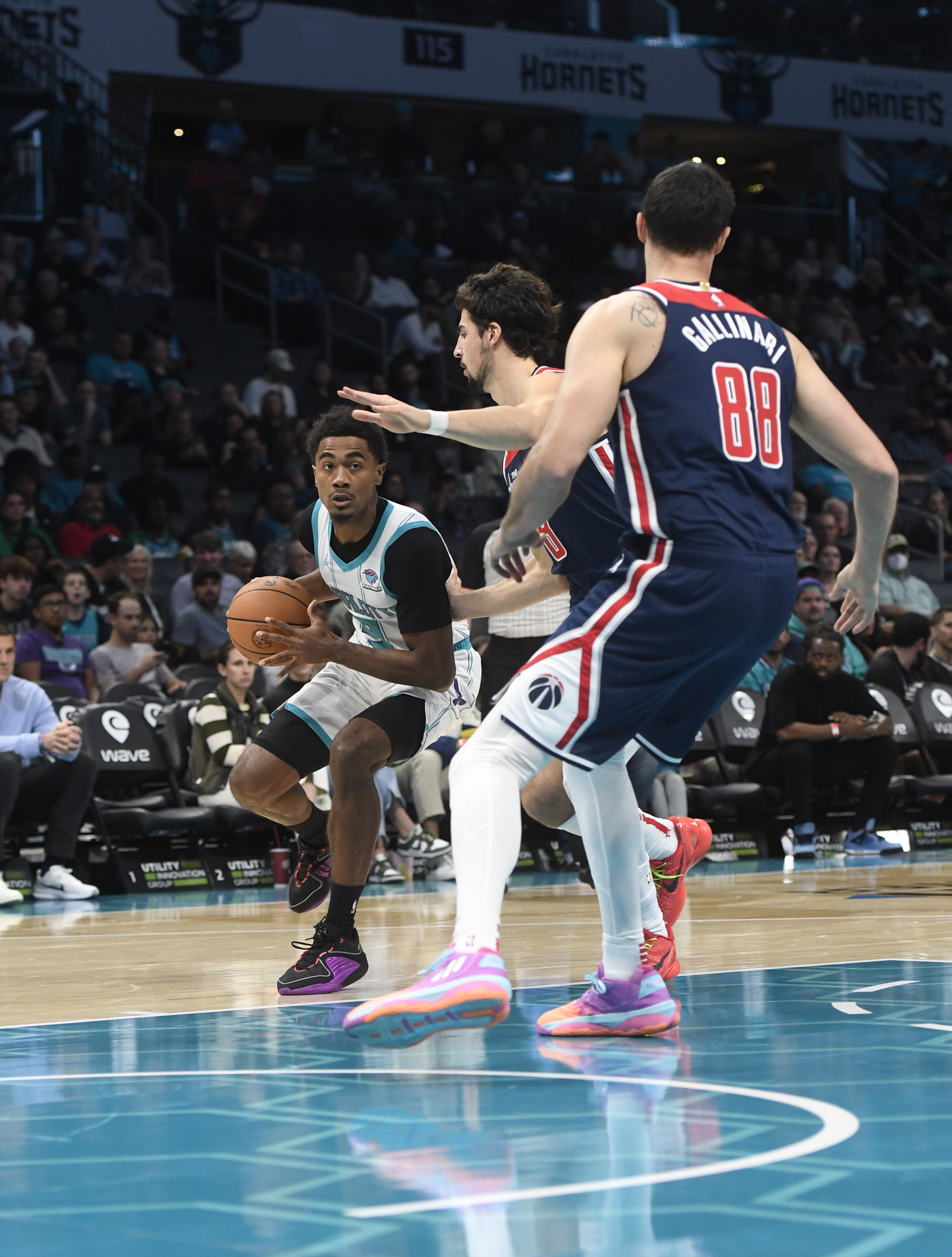 Wizards lean on Kyle Kuzma, bench to extinguish Hornets | Reuters