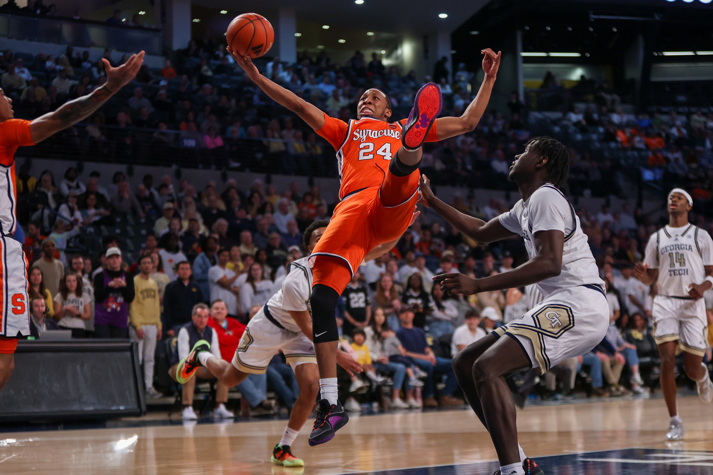 Georgia Tech holds off Syracuse, 65-60 | Reuters