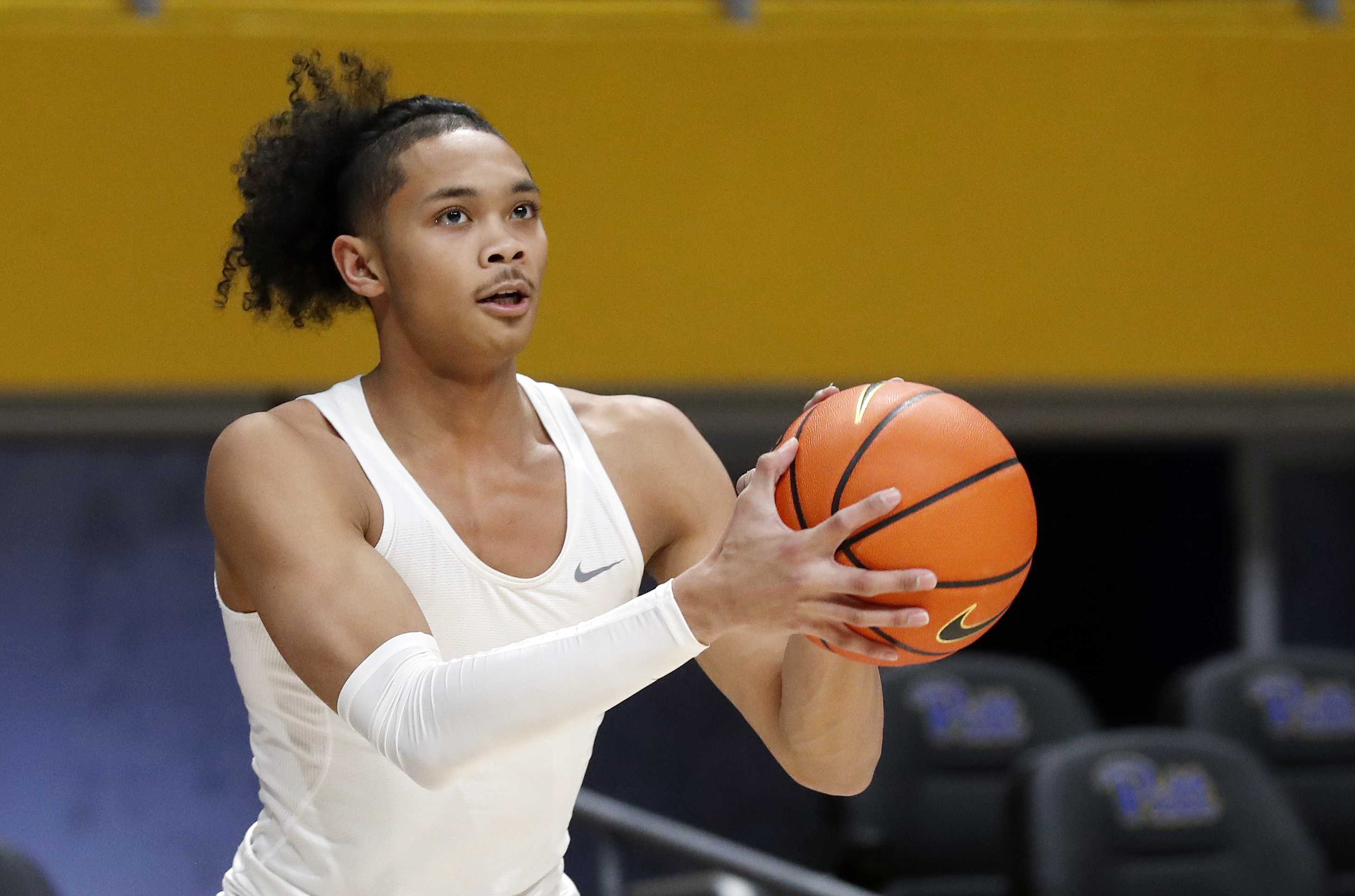 Missouri ends Pitt's home winning streak | Reuters