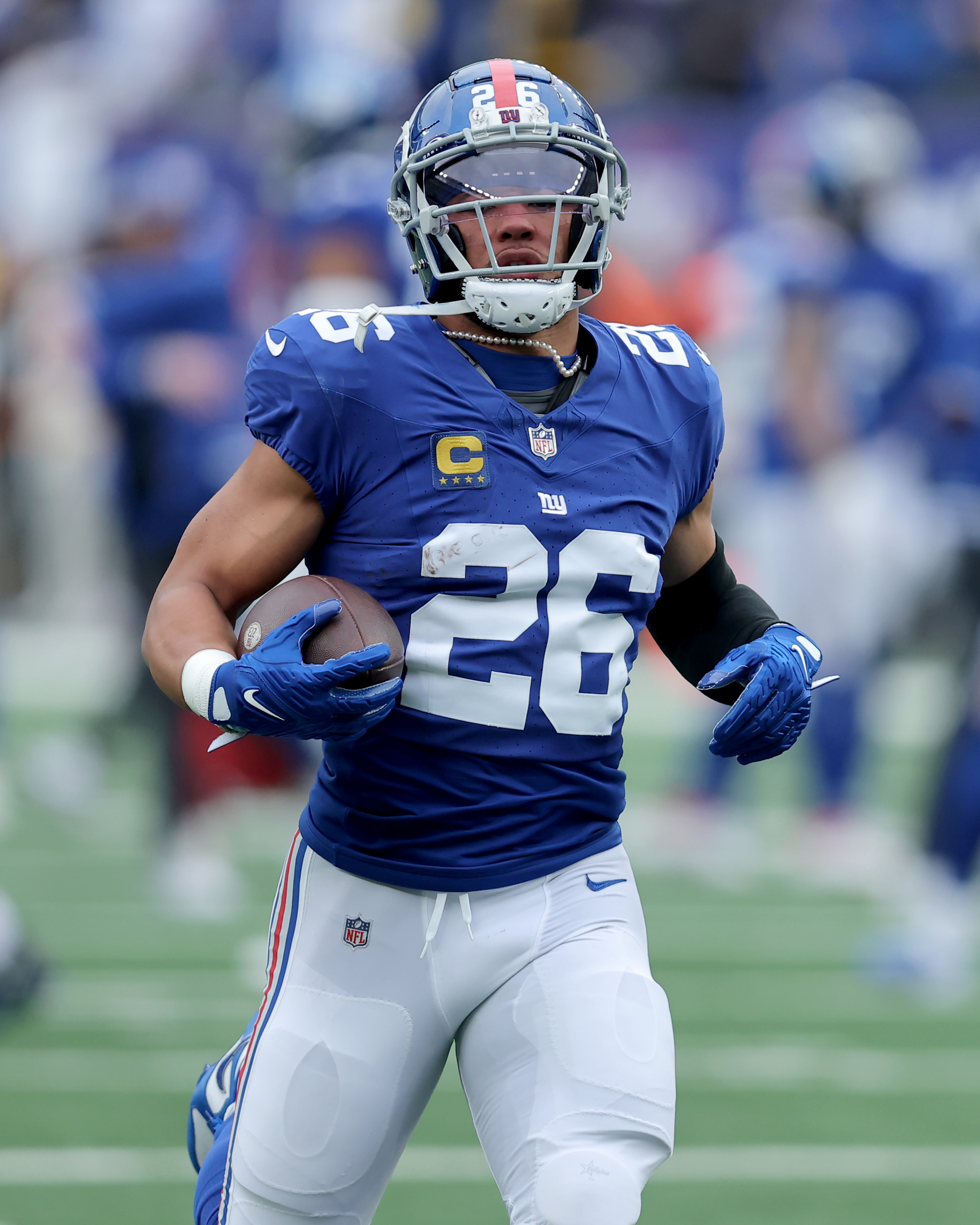 Rams score early, hold off Giants | Reuters