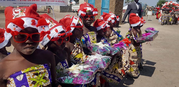 Santa brings Christmas cheer to Chad refugee camp | Reuters