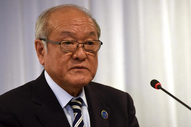 株価変動、冷静に判断するとともに日銀とも連携＝鈴木財務相 | ロイター