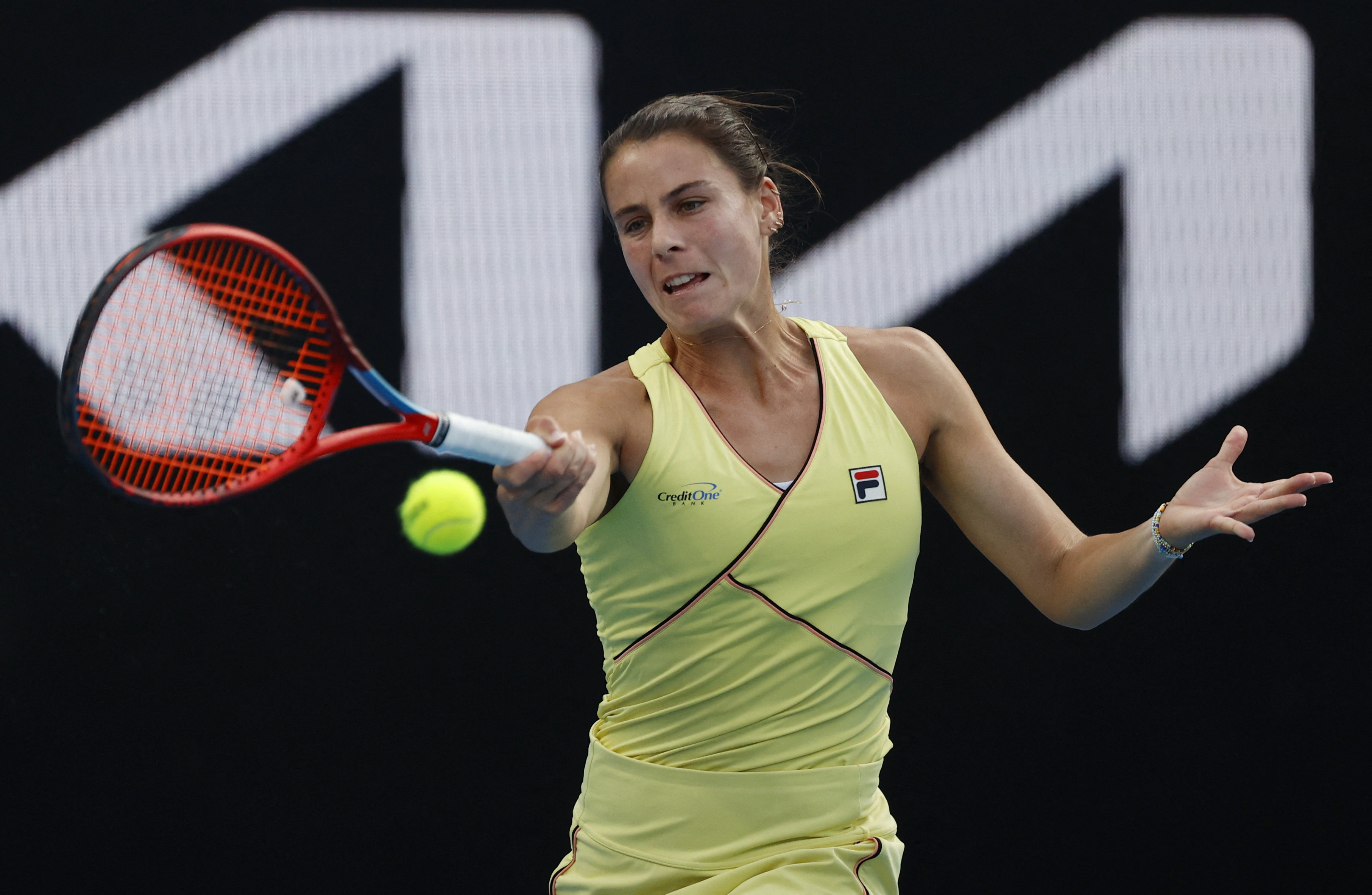 No crown for 'Queen Wen' but Zheng learns valuable lessons | Reuters