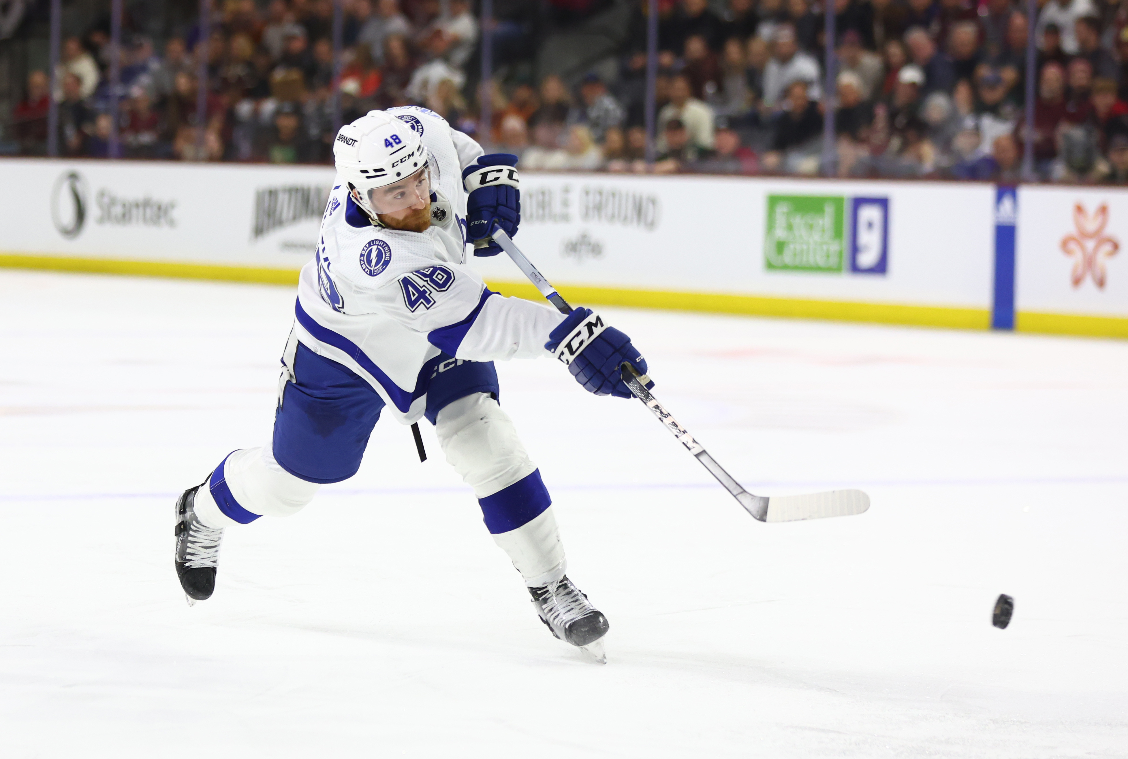 Michael Carcone scores twice as Coyotes trip Lightning | Reuters