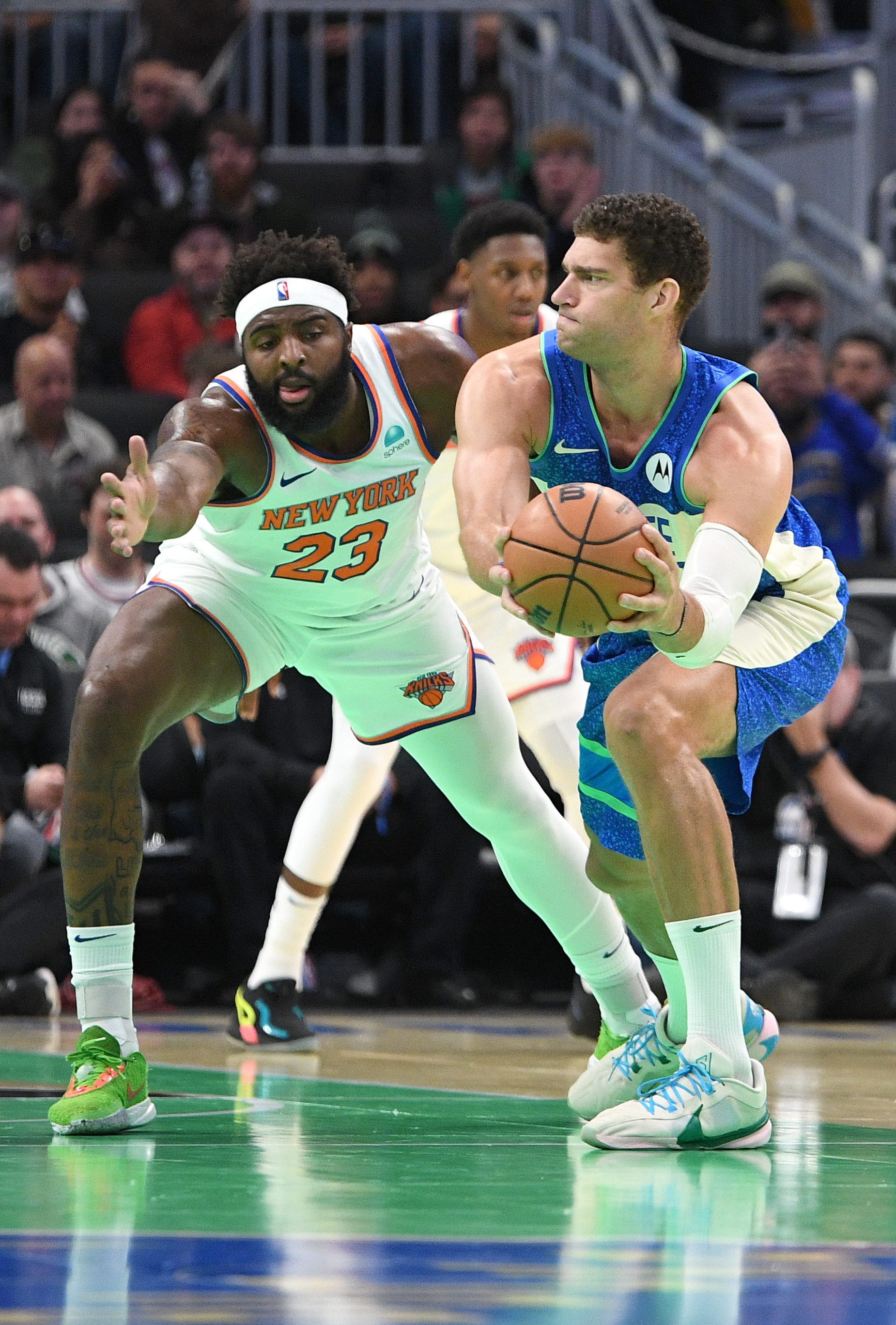 Bucks rout Knicks, advance to tournament semis | Reuters