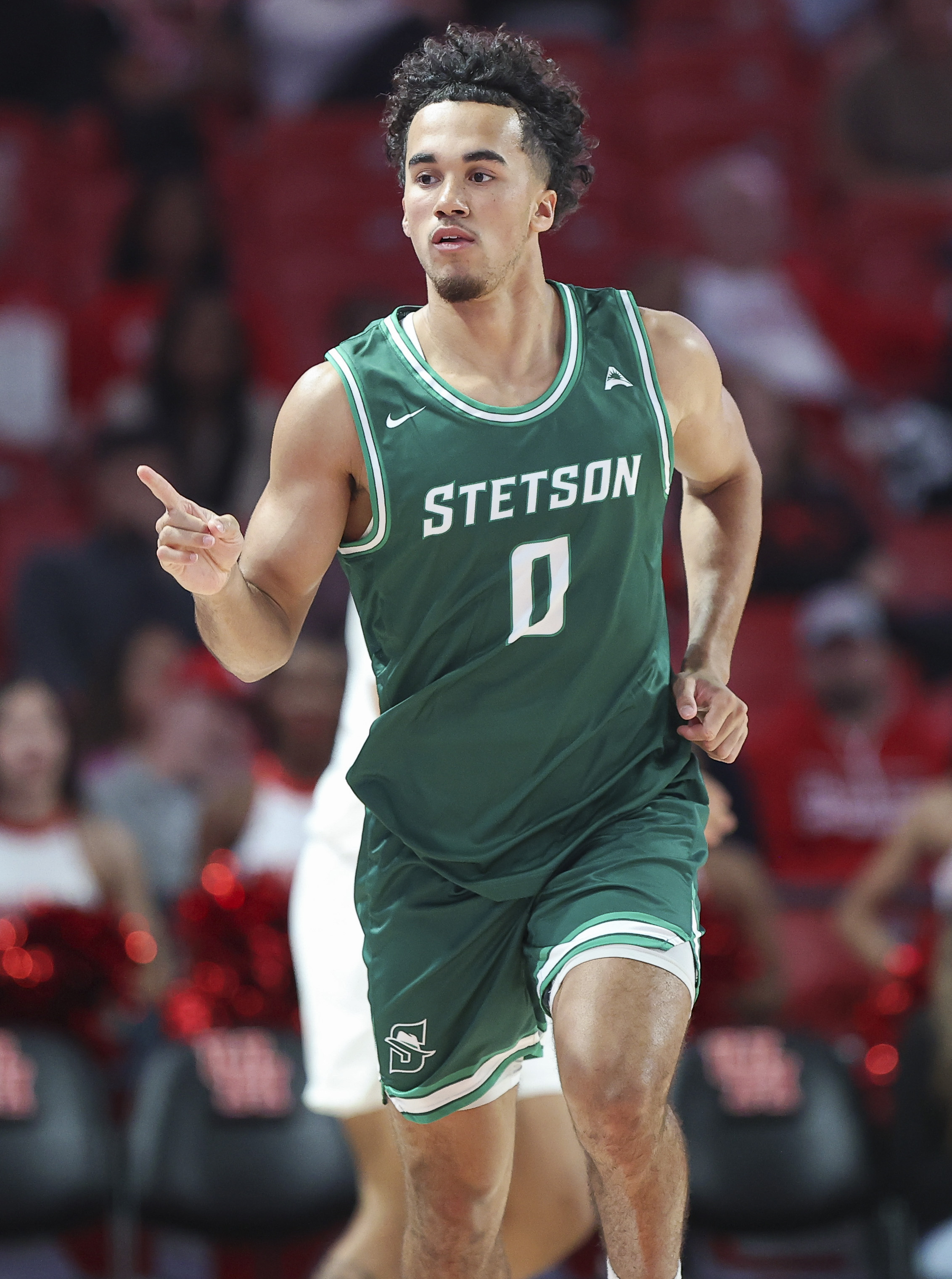No. 6 Houston takes control in first half, zooms by Stetson | Reuters