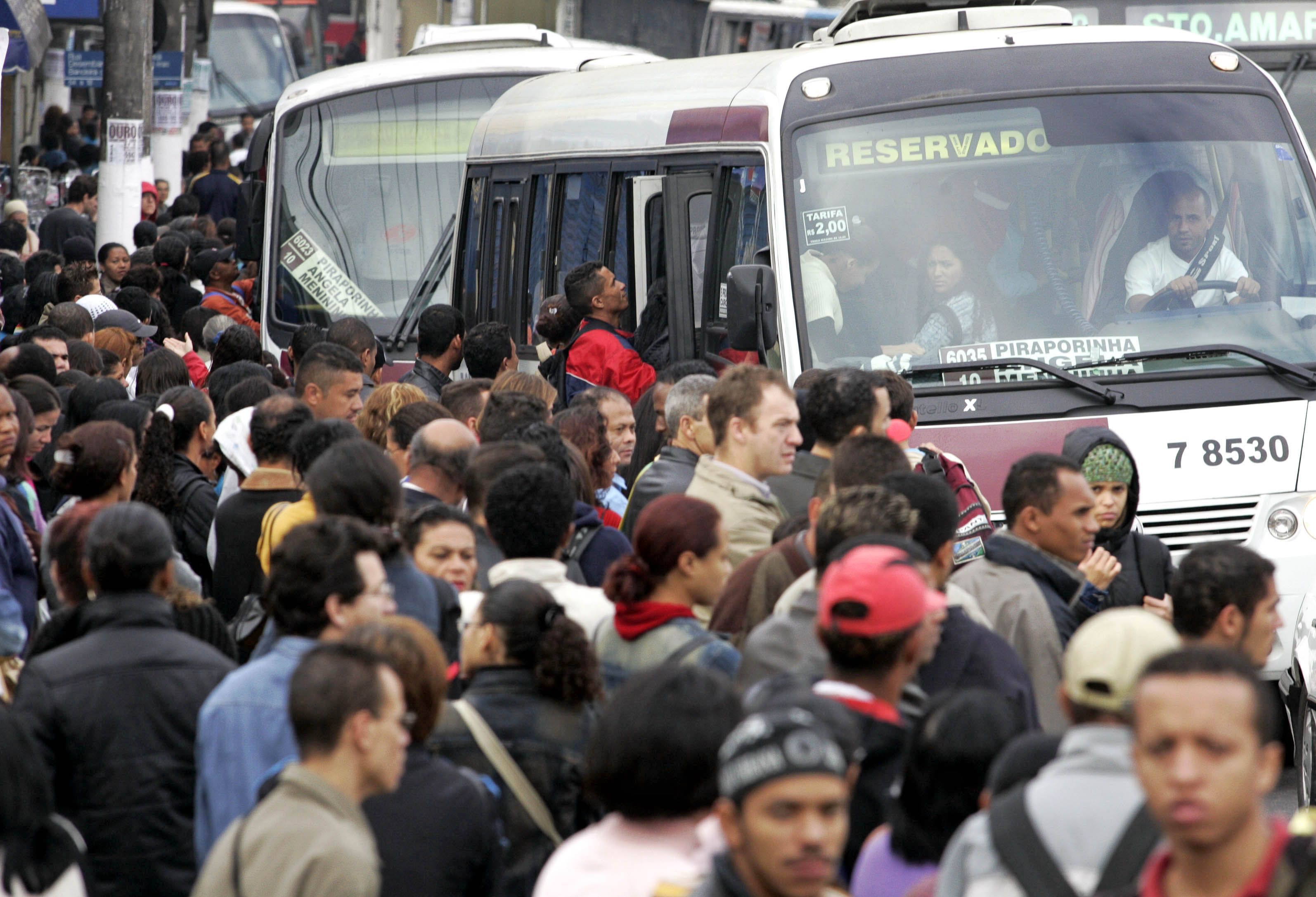 Drive to electrify Latin America’s buses picks up speed | Reuters