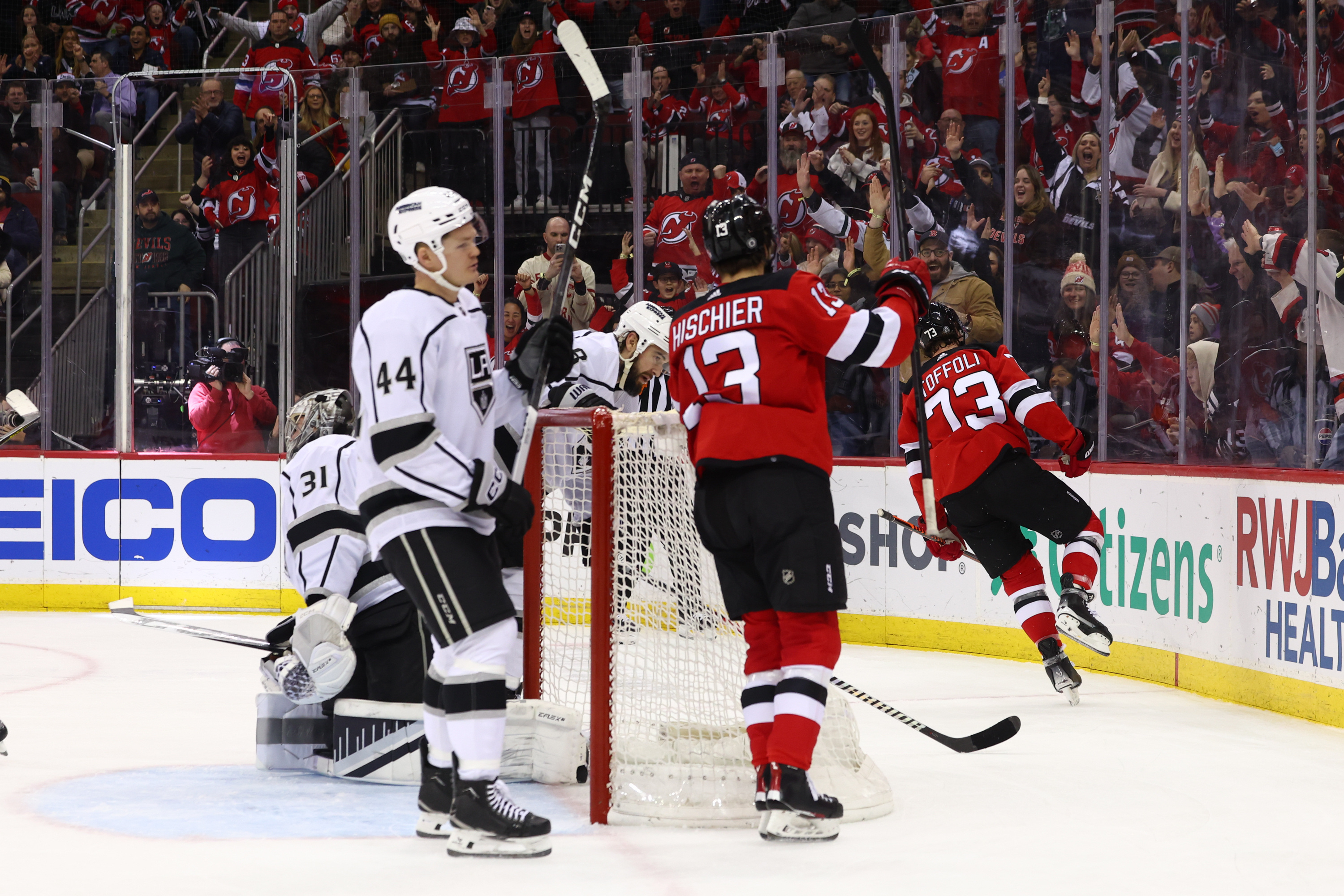 Quinton Byfield's late goal lifts Kings past Devils | Reuters