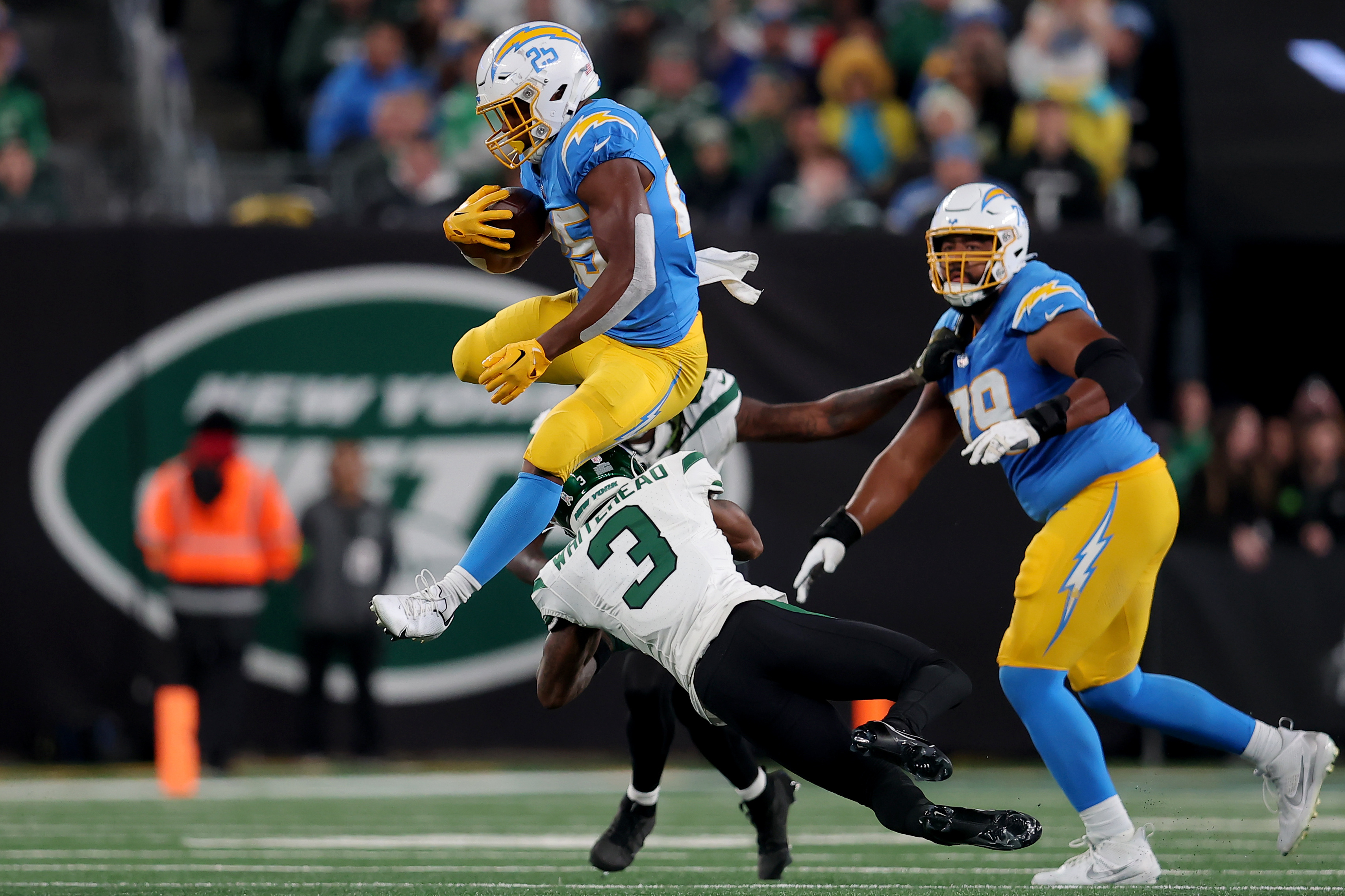 Derius Davis sets tone early as Chargers snuff Jets | Reuters
