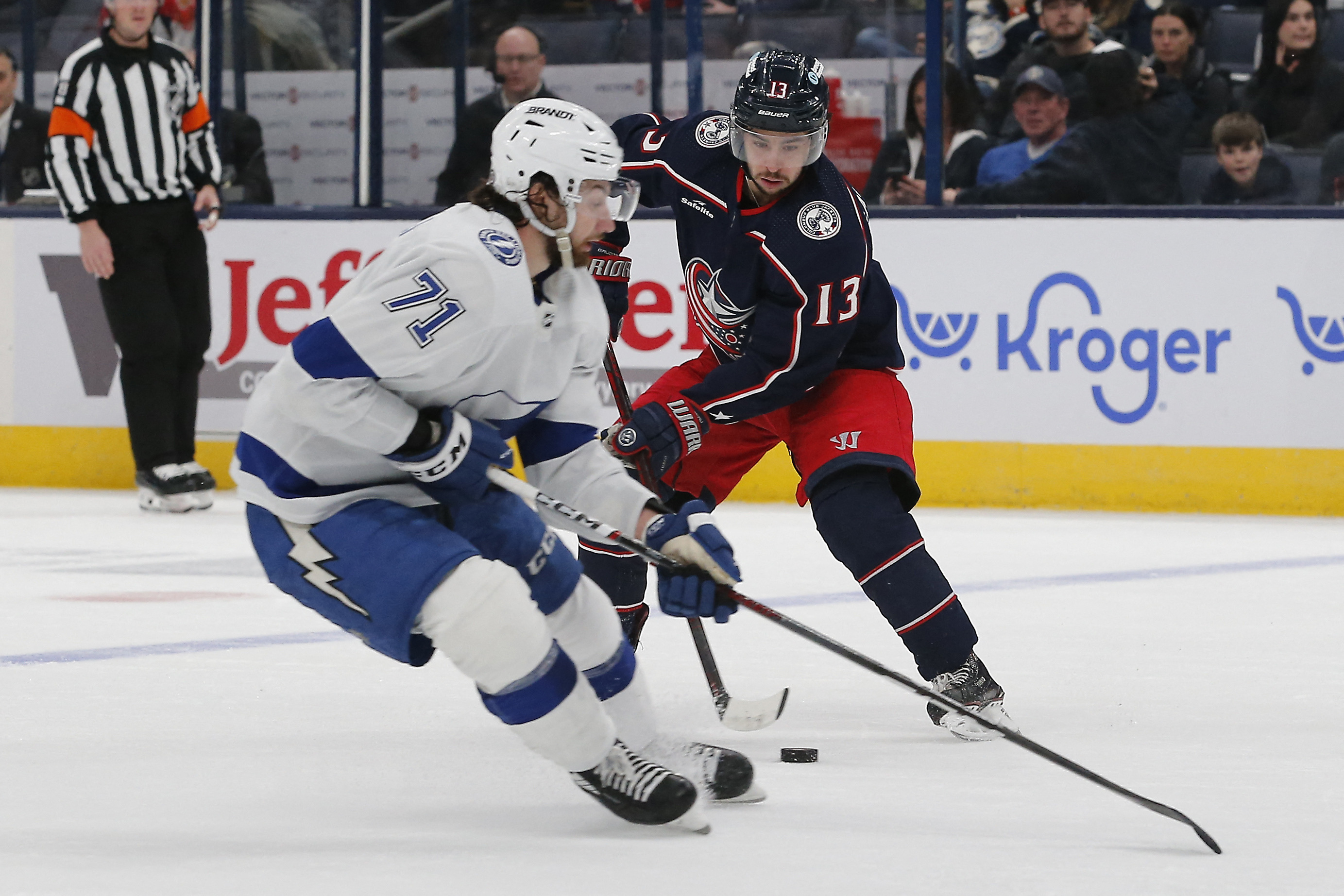 Lightning top Blue Jackets to end skid | Reuters