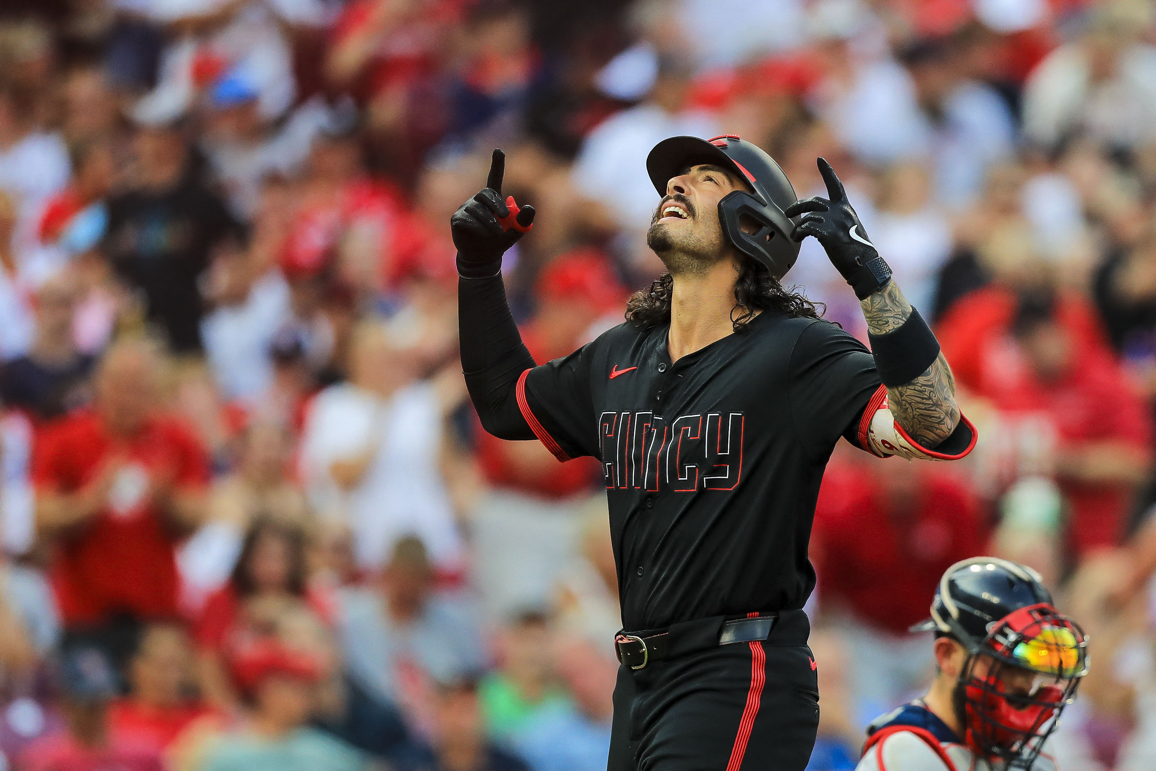 Reds win battle of home runs, top Red Sox | Reuters