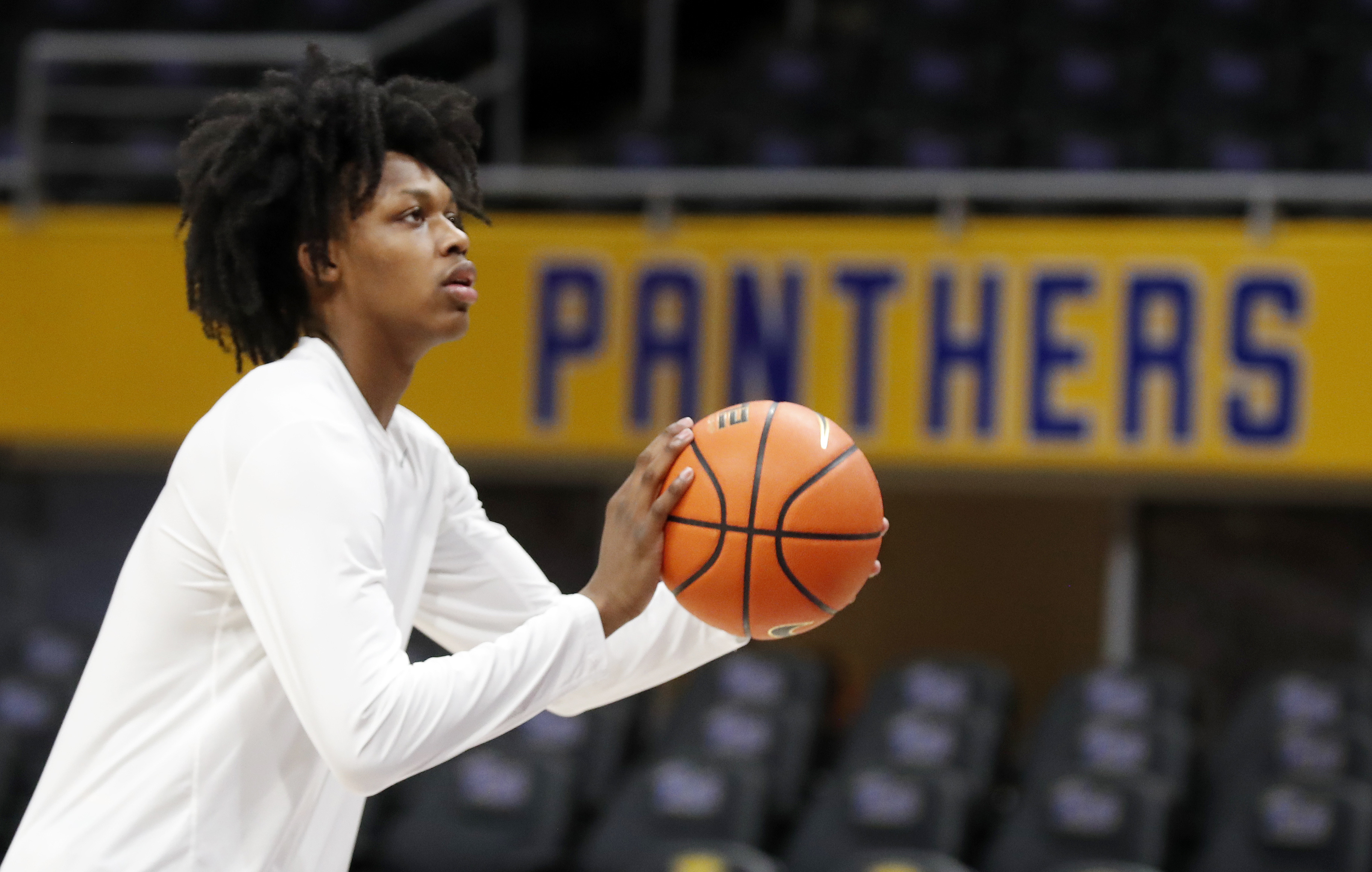 Missouri ends Pitt's home winning streak | Reuters