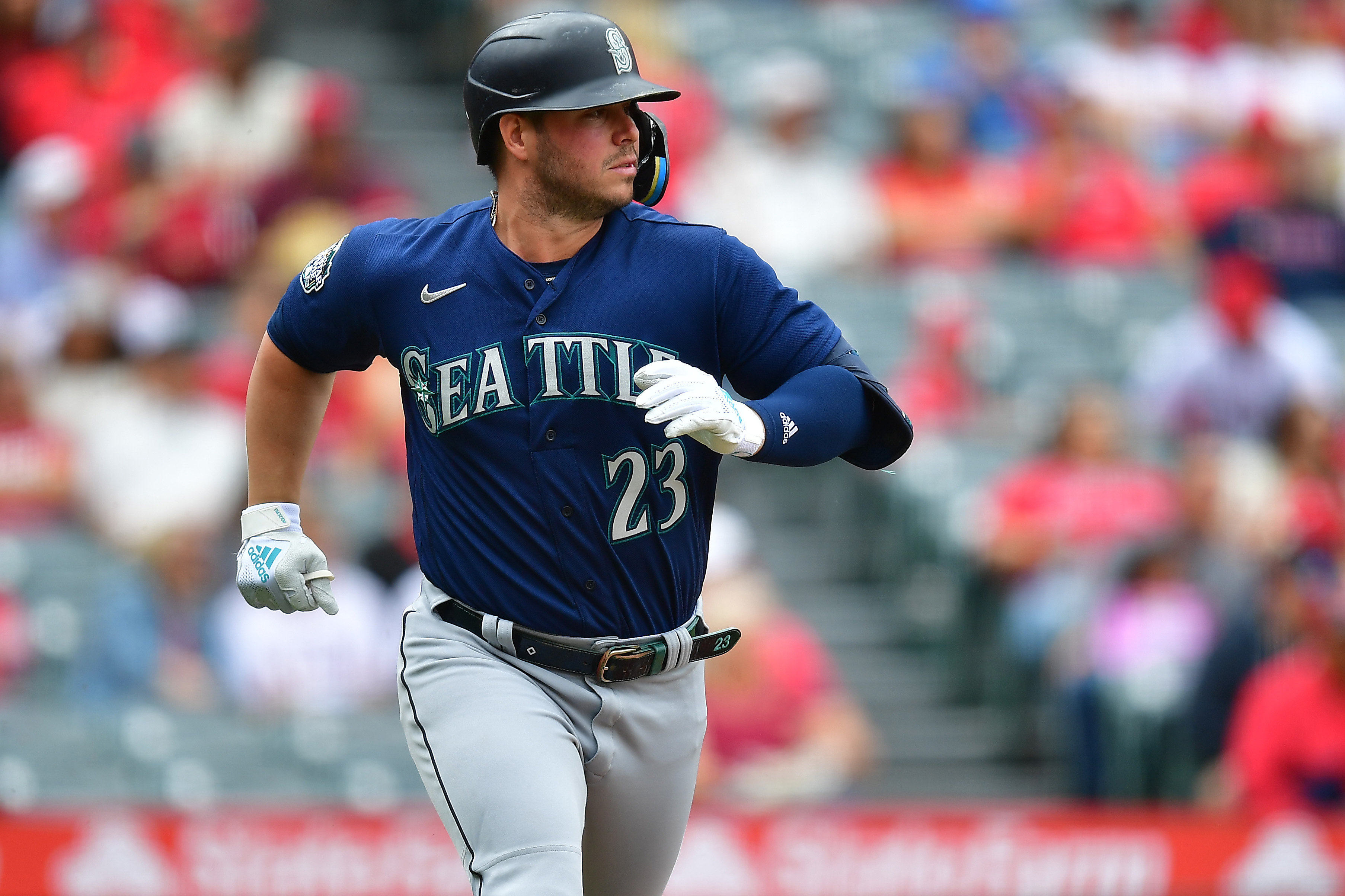 Zach Neto (2 HRs), Angels pound Mariners to win series | Reuters