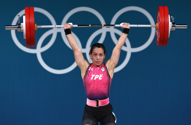 Weightlifting-Chinese young gun Luo claims women's 59kg gold medal ...