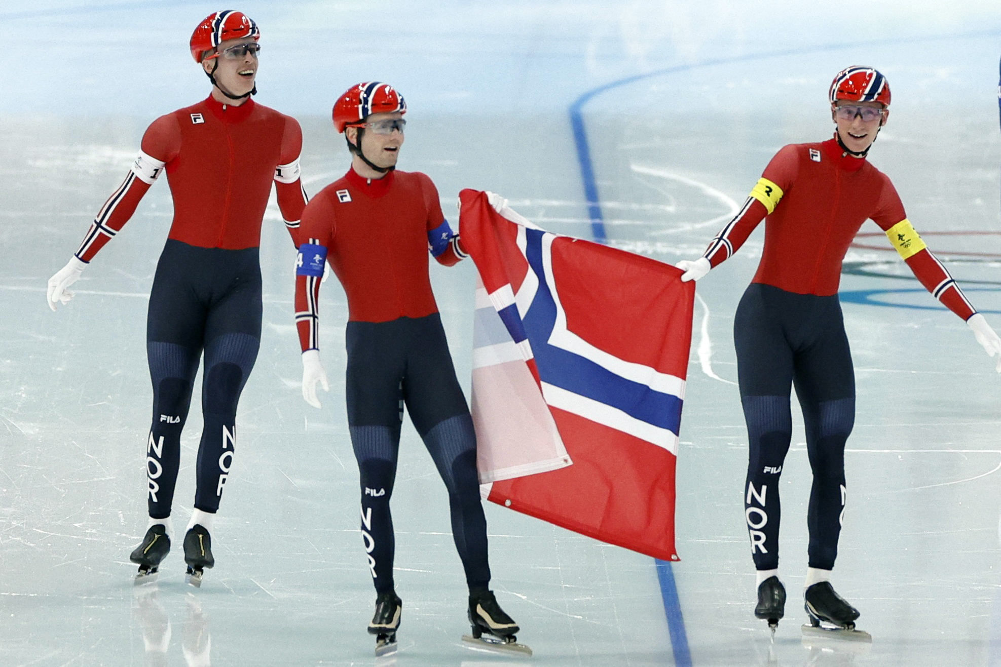 Speed skating-Norway overpower ROC to retain team pursuit title | Reuters