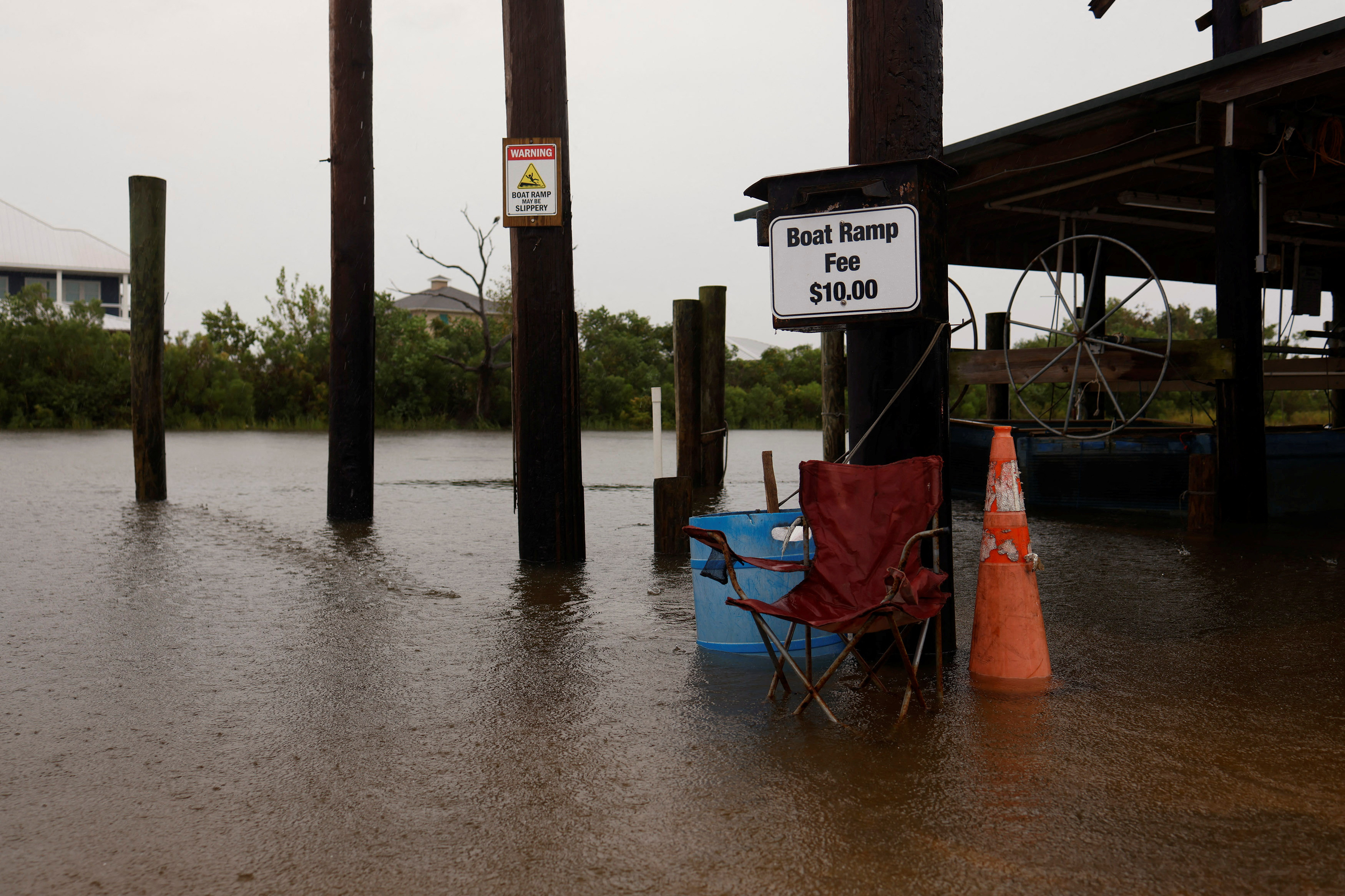 Hurricane Francine lands in Louisiana, hitting New Orleans with wind ...