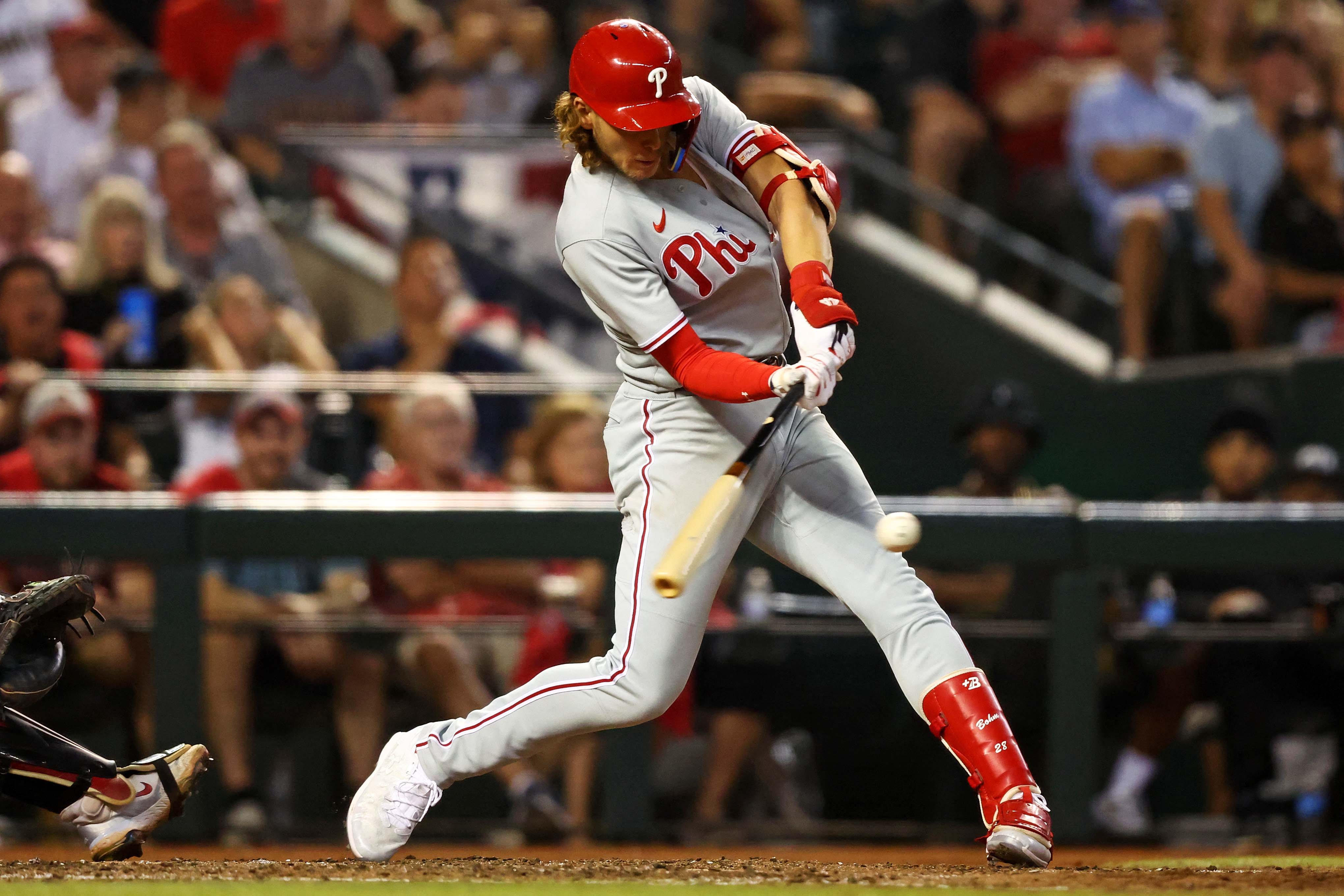 Late comeback pulls D-backs even with Phillies in NLCS | Reuters