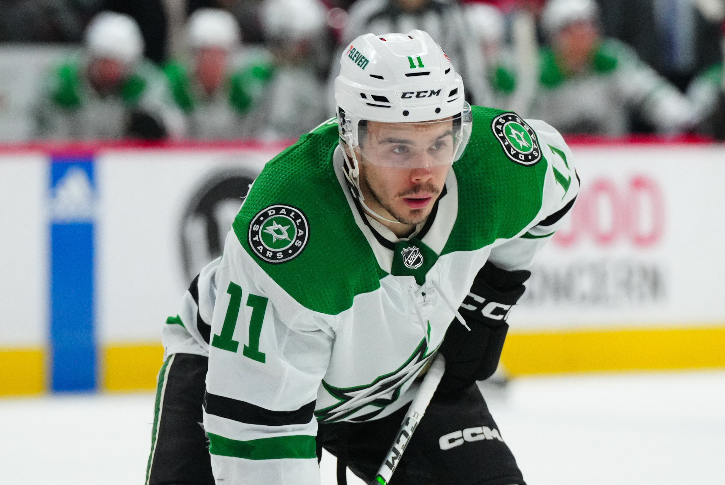 Stars edge Hurricanes to halt winless streak | Reuters