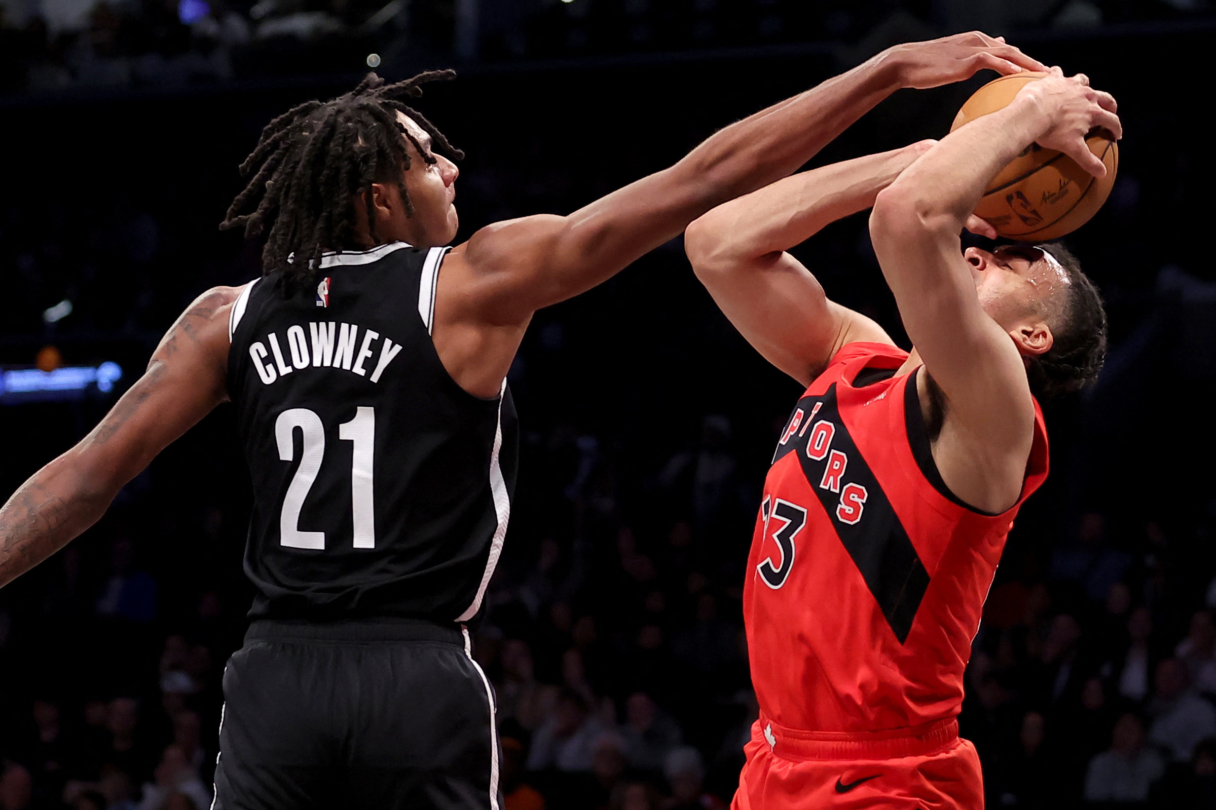 Dennis Schroder comes up big late as Nets slip past Raptors | Reuters