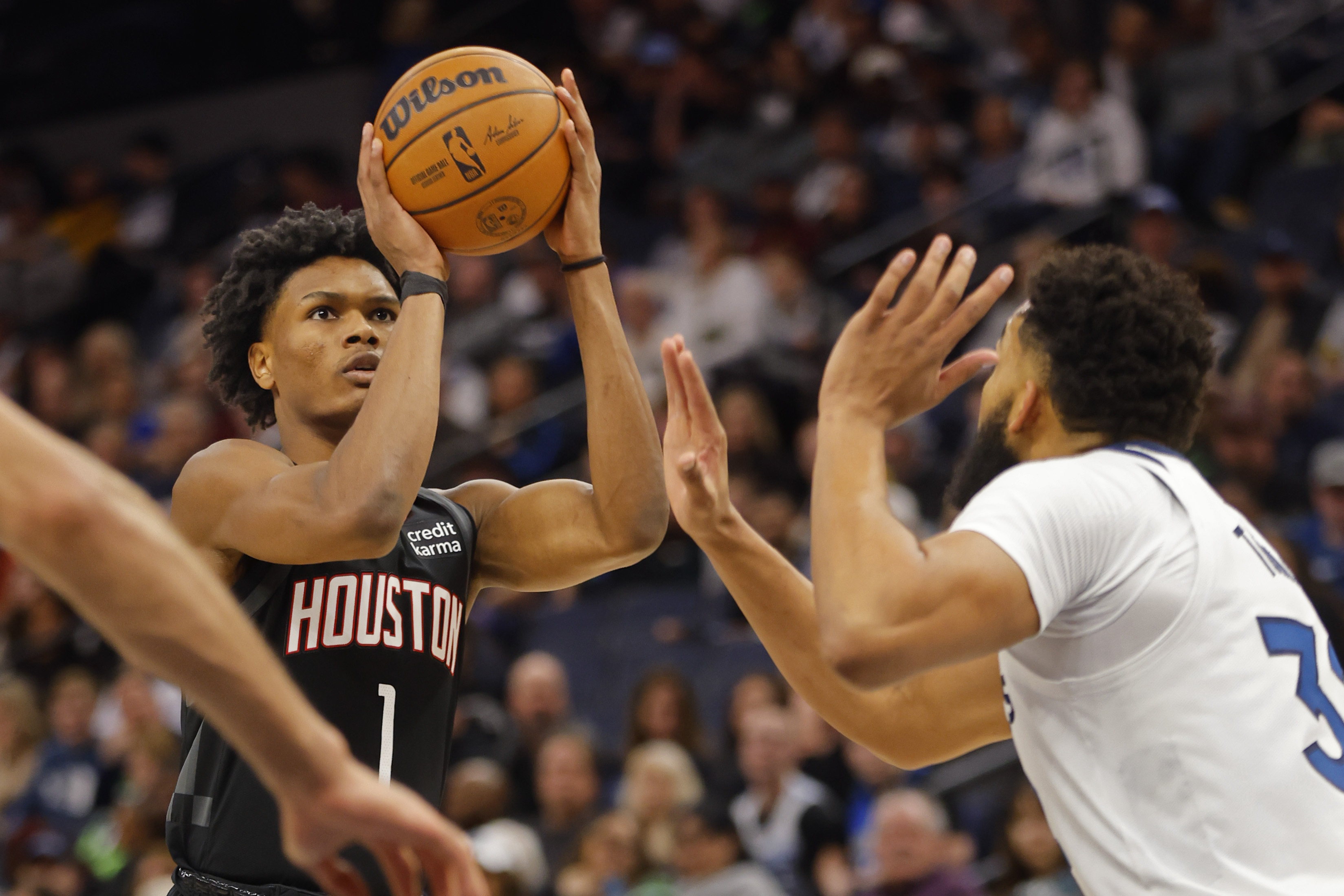 Anthony Edwards propels Wolves past Rockets | Reuters