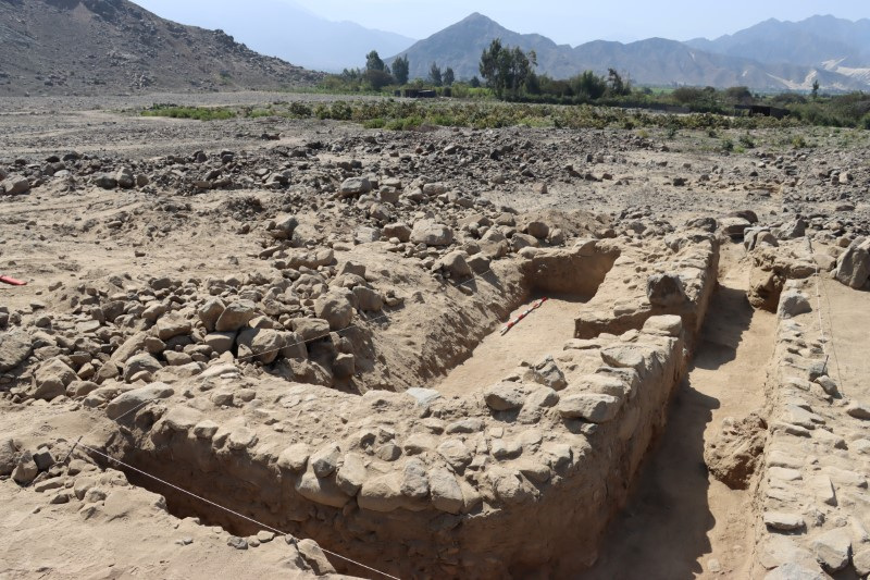 Archaeologists unearth bodies in Peruvian temple up to 3,800 years old ...