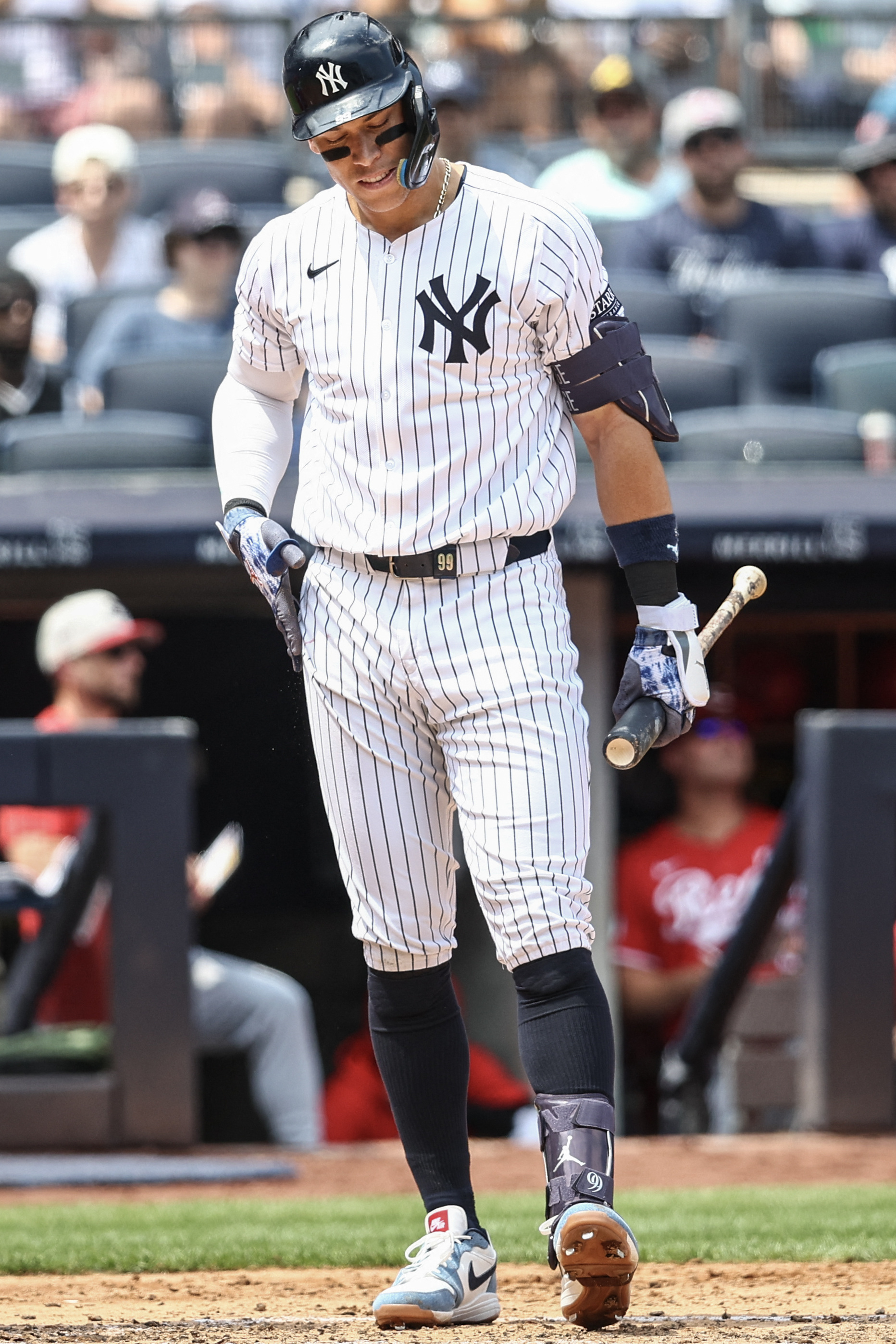 Reds first NL road team to sweep Yankees in three games | Reuters