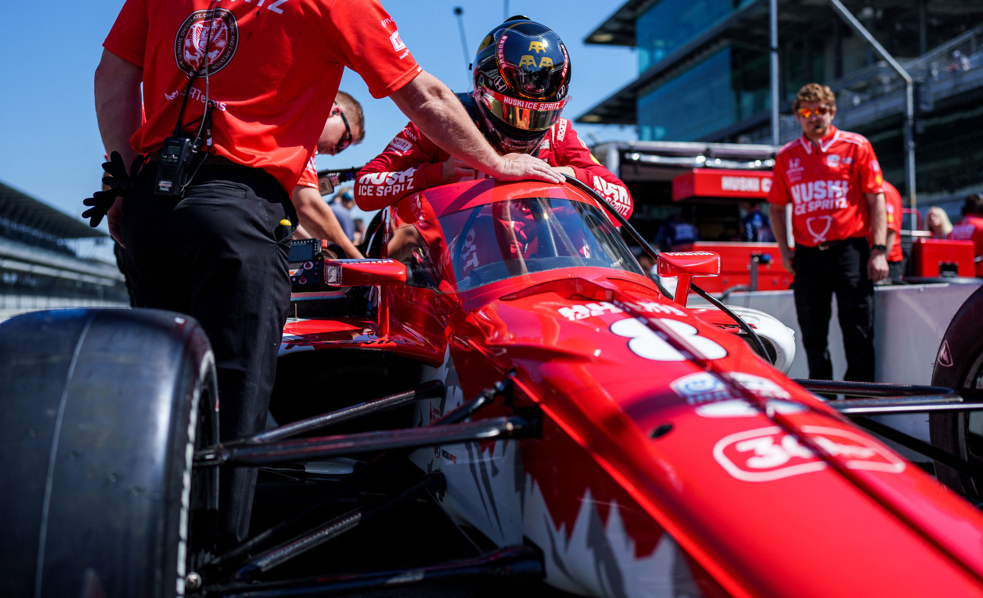 Motor racing-Ericsson seeks repeat victory as Kanaan bids farewell at ...