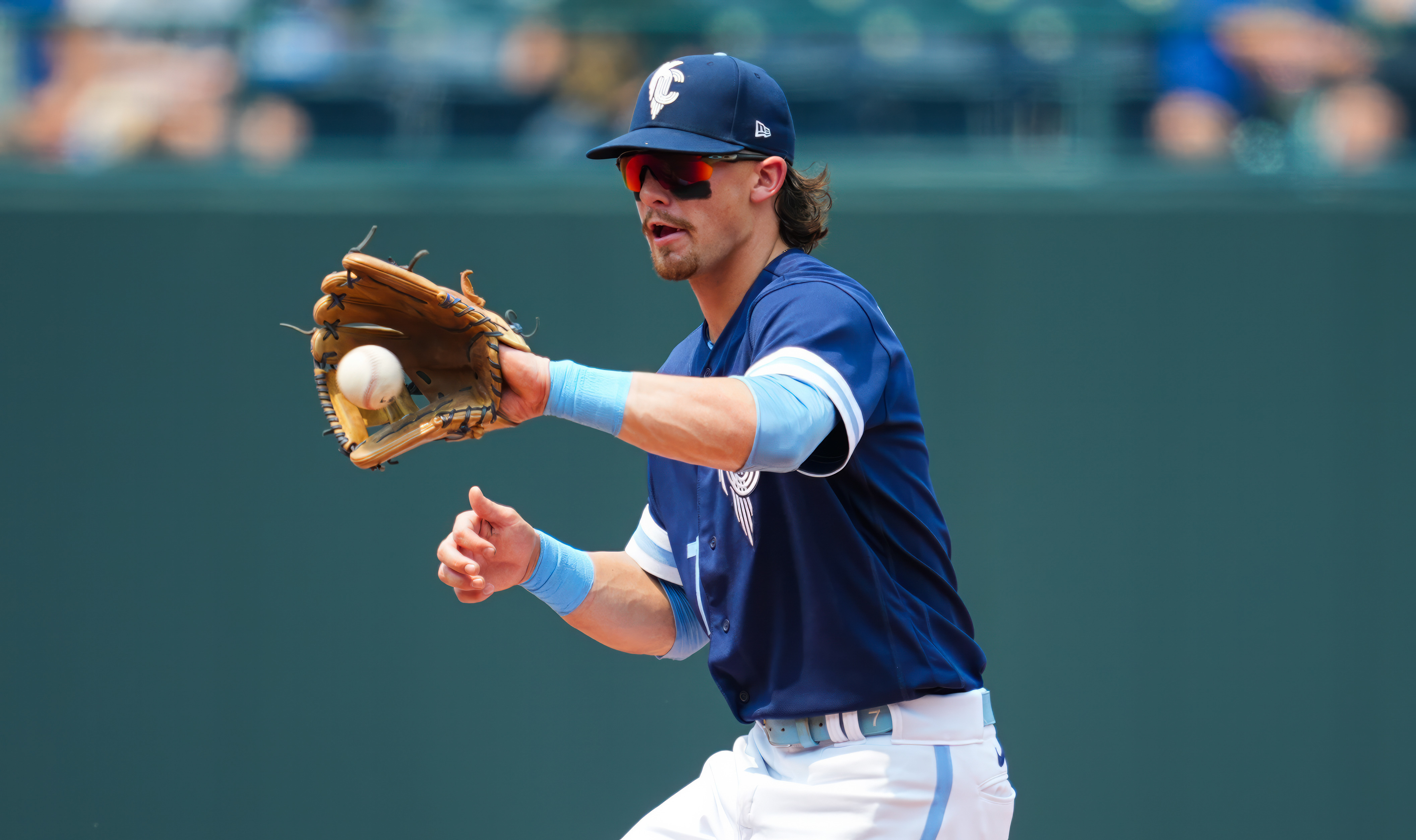 Tyler Glasnow shines as Rays beat slumping Yankees | Reuters