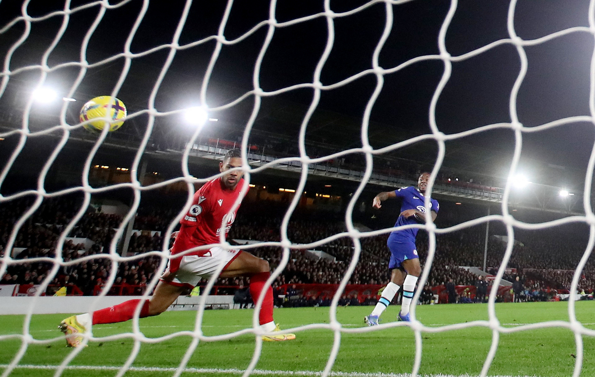 Chelsea drop more points in top-four pursuit after draw at Forest | Reuters