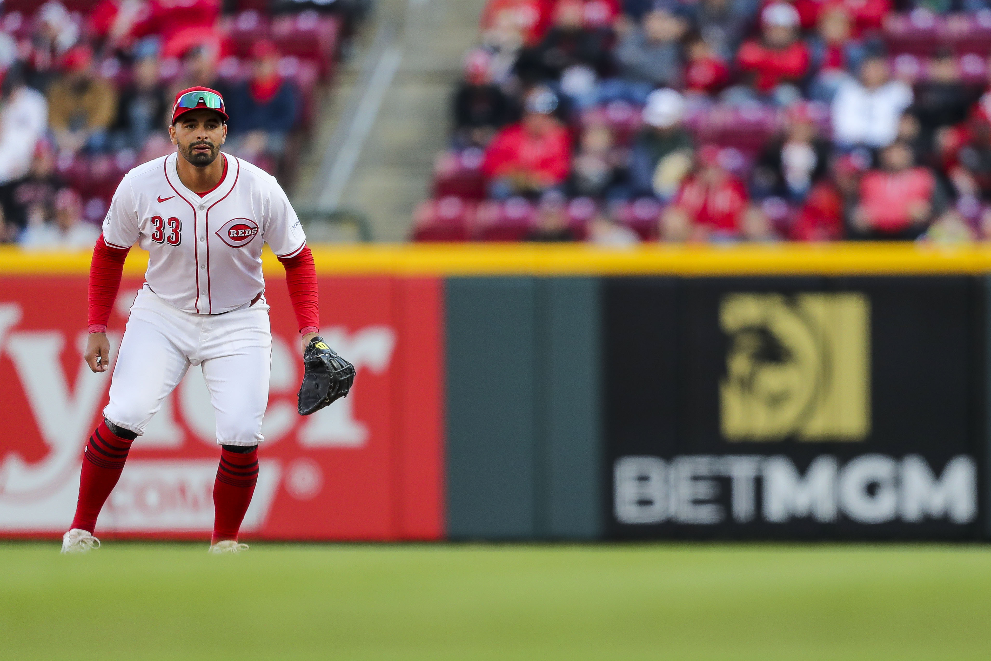 Nick Martini belts 2 HRs as Reds top Nationals | Reuters