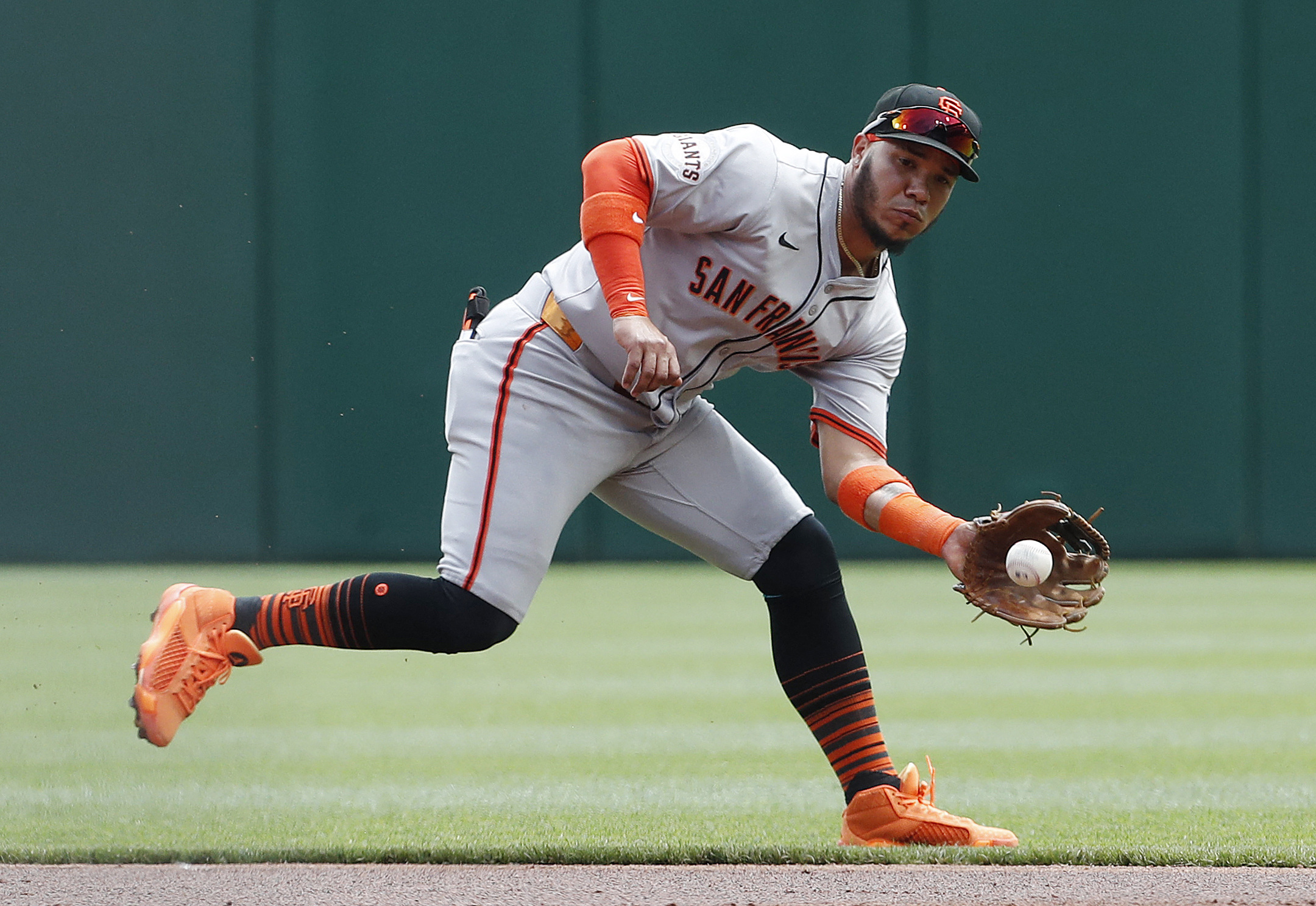 Brett Wisely caps comeback as Giants stun Pirates | Reuters