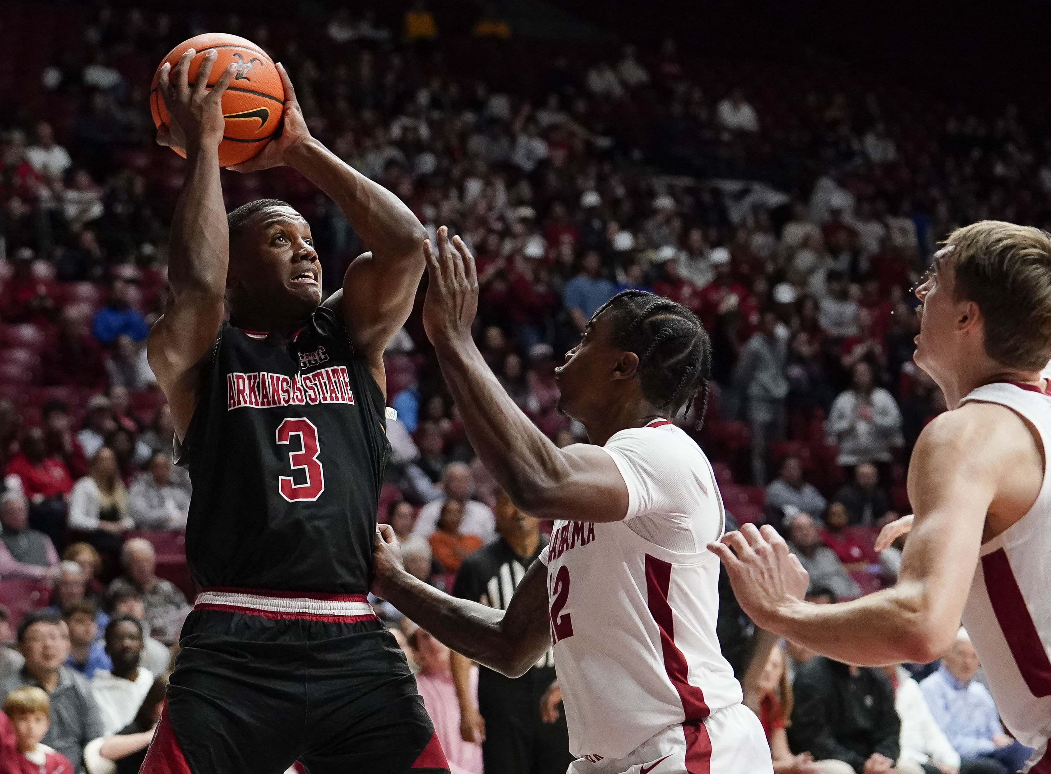 Alabama breezes past Arkansas St. with balanced attack | Reuters